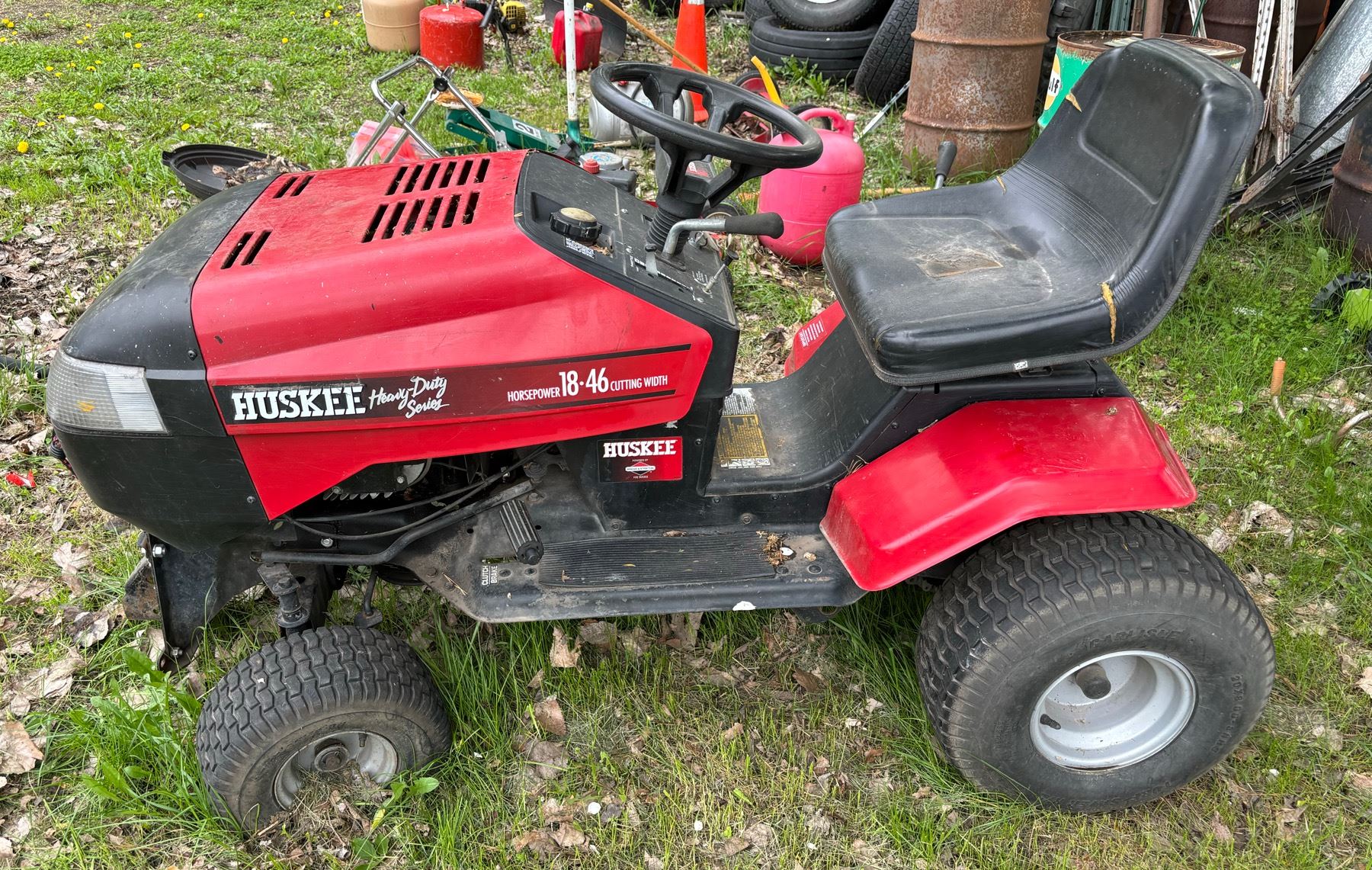 HUSKEE RIDING MOWER WITH DECK - WORKS