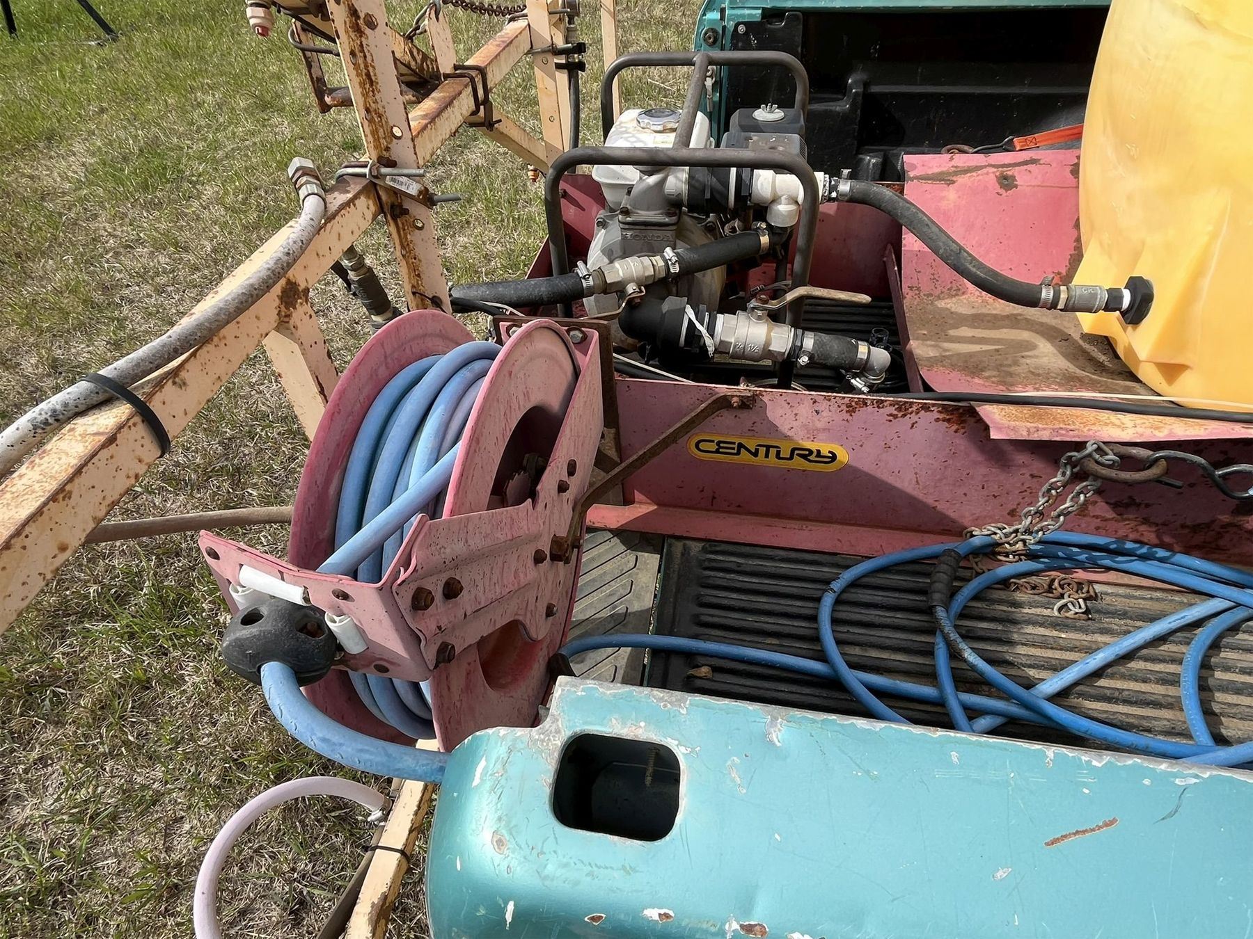 1994 F150 4x4, 338,000kms, c/w 200 gallon Century Sprayer