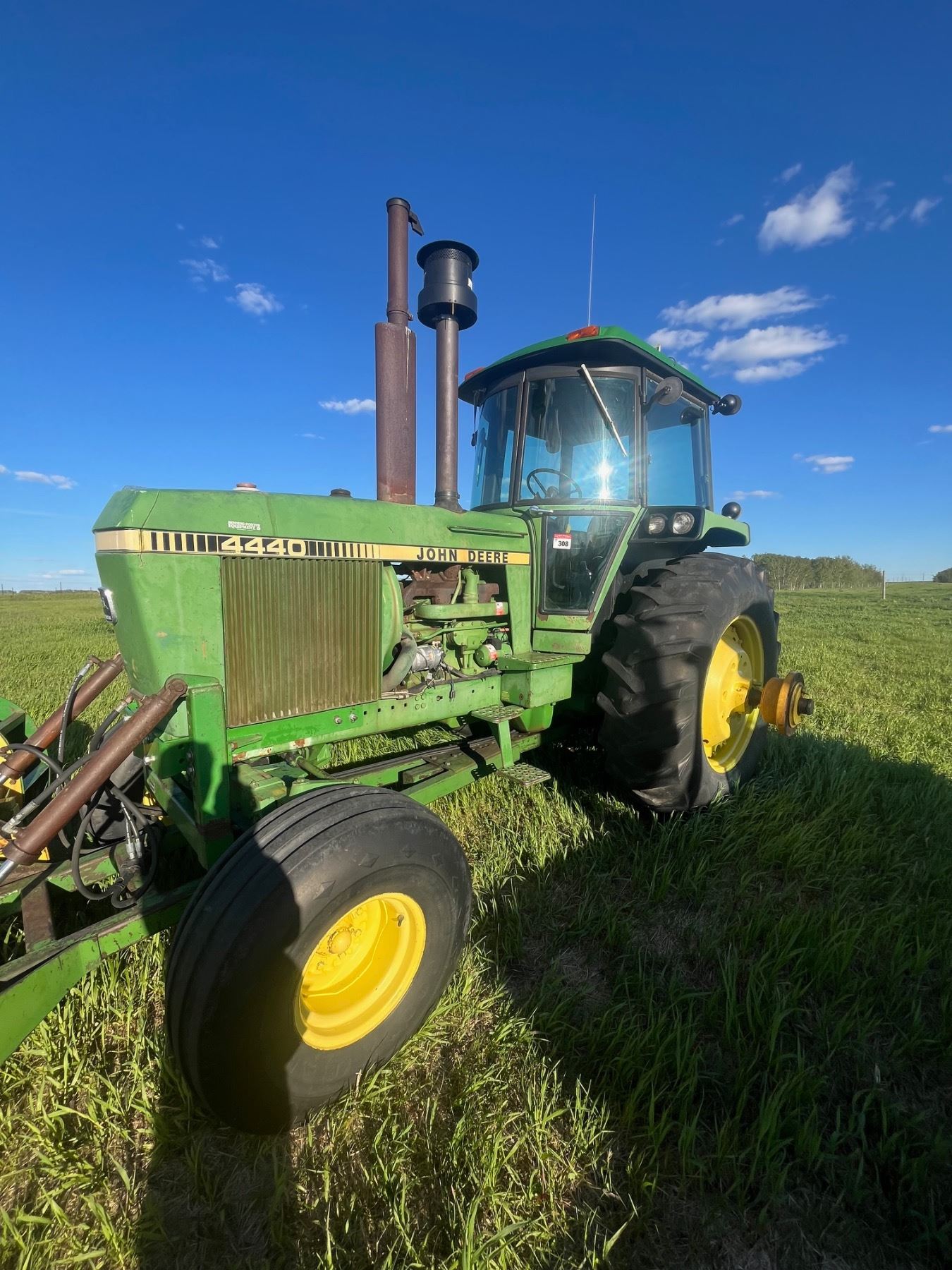 1980 John Deere 4440 Tractor, 5982 Hrs, 3 hyd SCV's, Quad Transmission ...