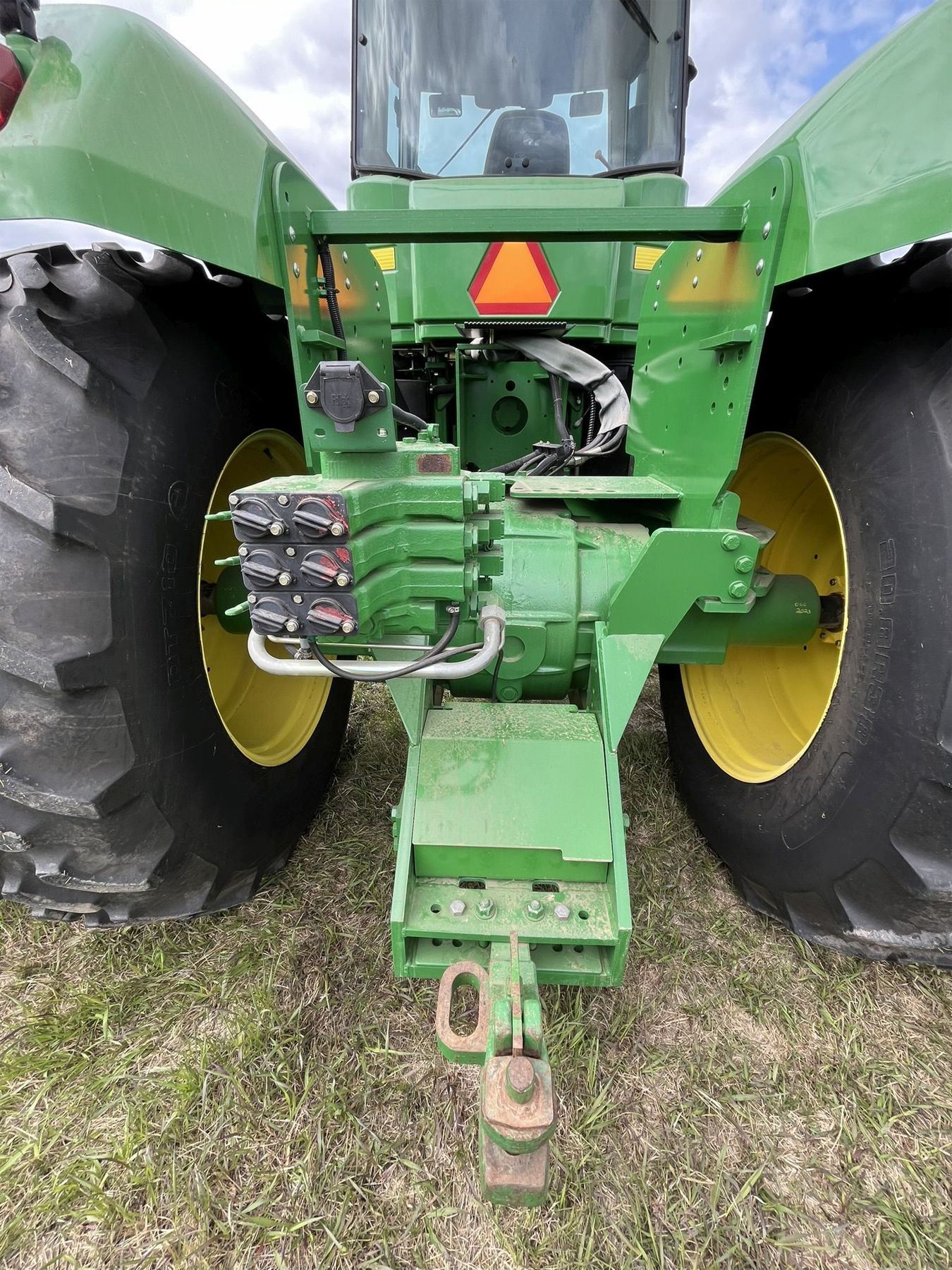 1997 John Deere 9100 4WD Tractor, No PTO, 1860 Original Hrs, Always Shedded. RARE MINT CONDITION