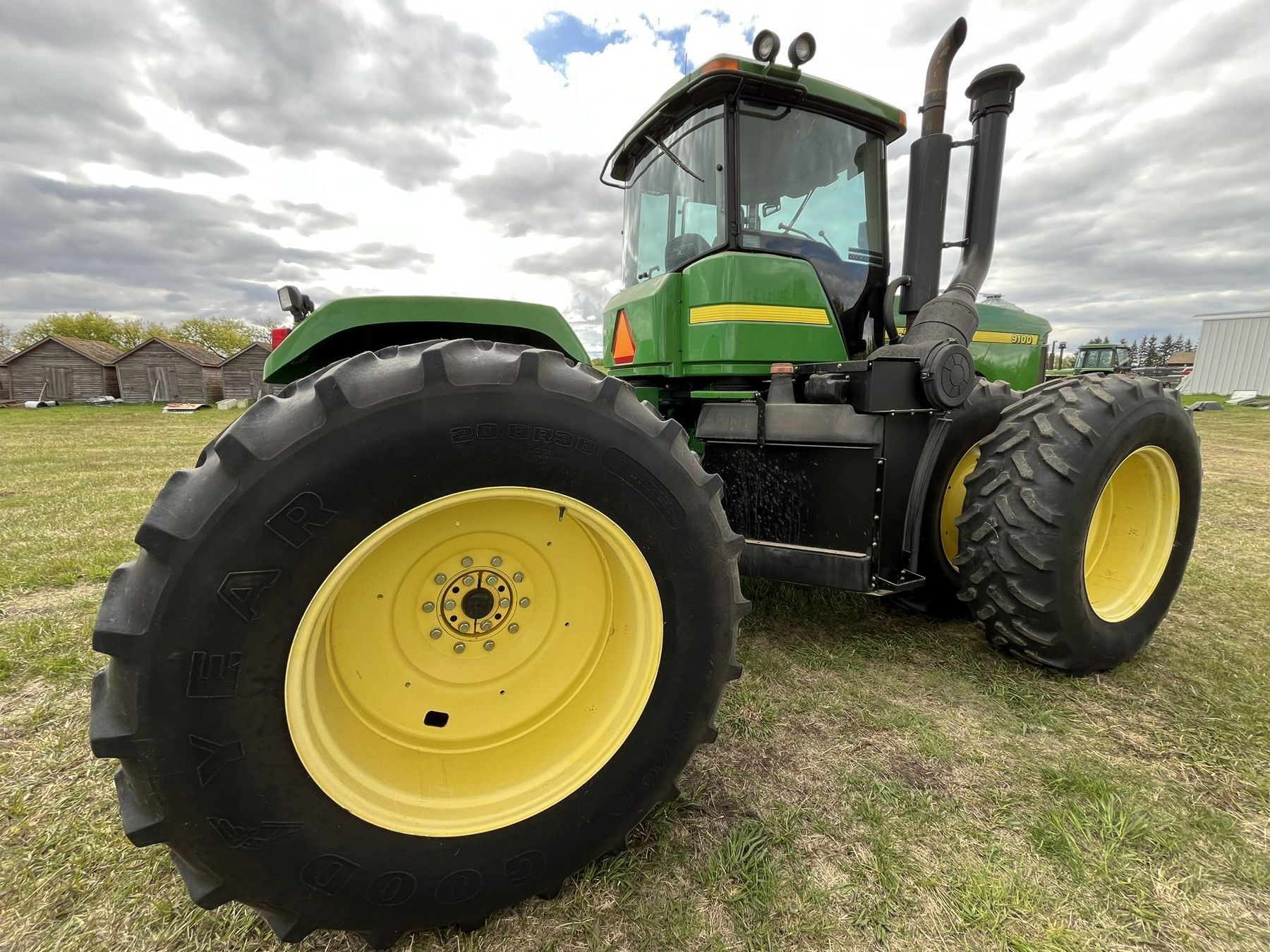 1997 John Deere 9100 4WD Tractor, No PTO, 1860 Original Hrs, Always Shedded. RARE MINT CONDITION