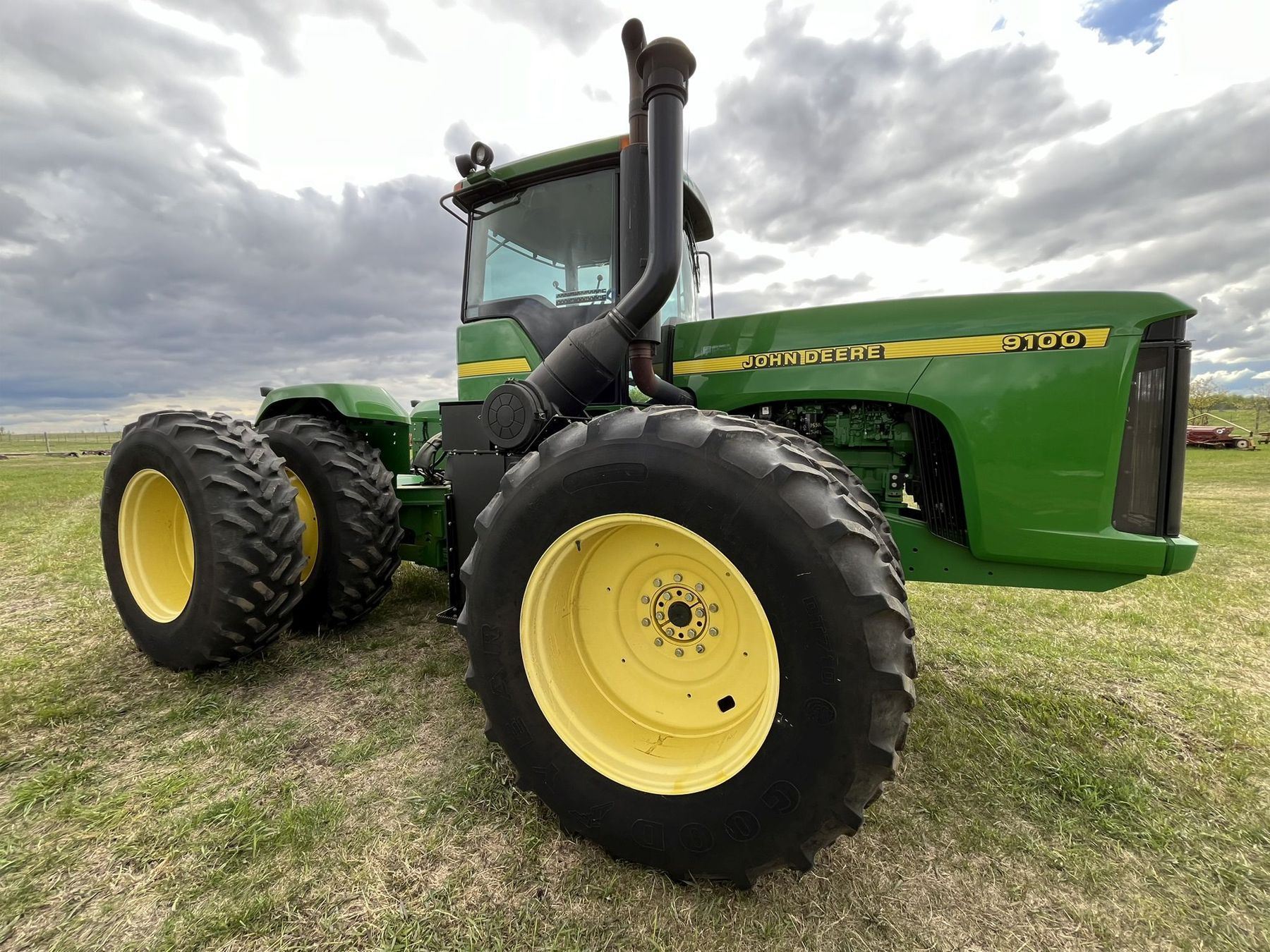 1997 John Deere 9100 4WD Tractor, No PTO, 1860 Original Hrs, Always Shedded. RARE MINT CONDITION