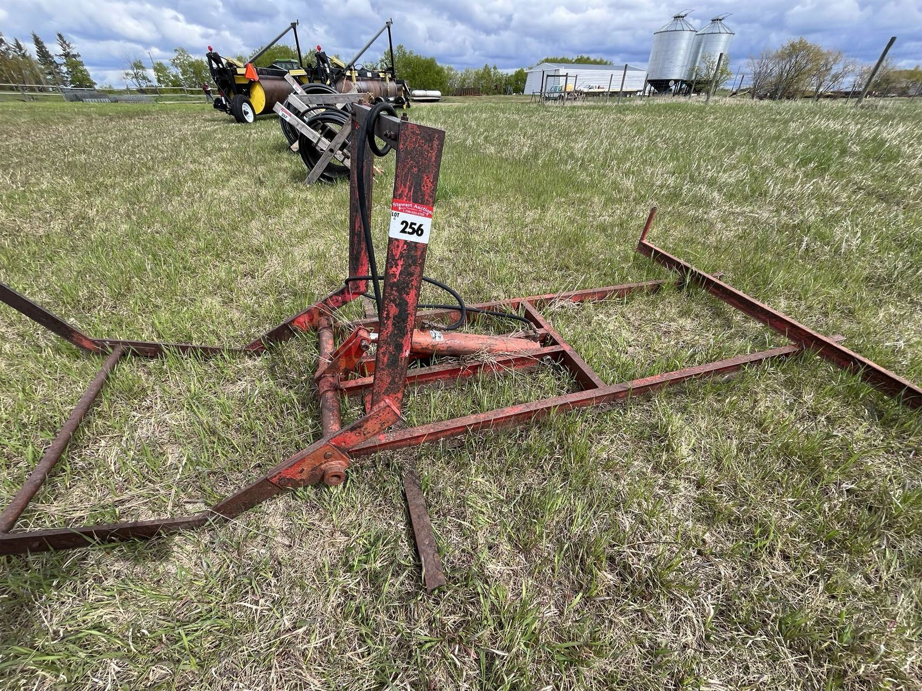 Custom made Hydraulic Bale Picker for 1/2 Ton