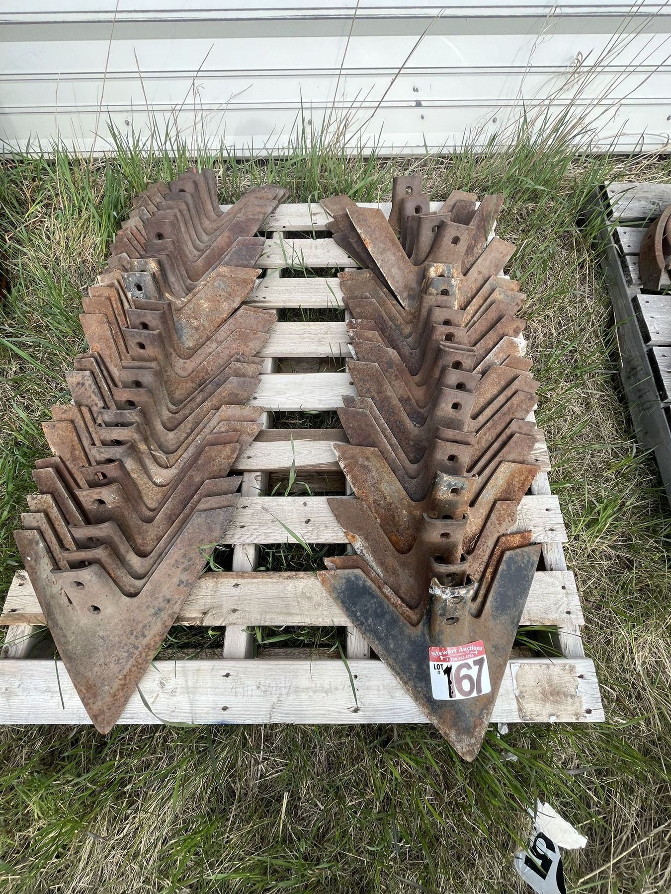 Approx 48 HD field cultivator 16in. Sweeps