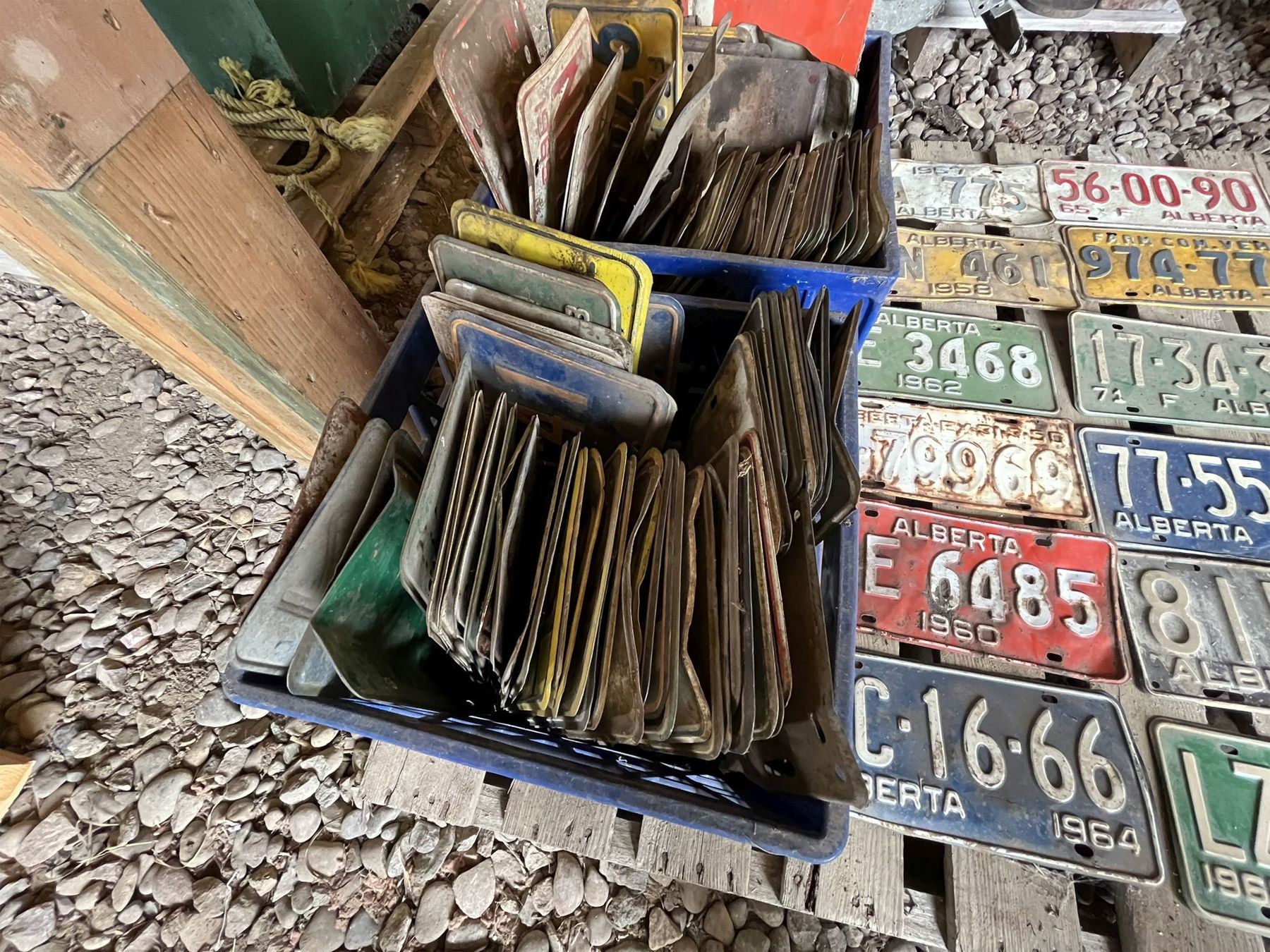 Collectible Licence Plates collection (80+ incl. various 1930s to 1970s ...
