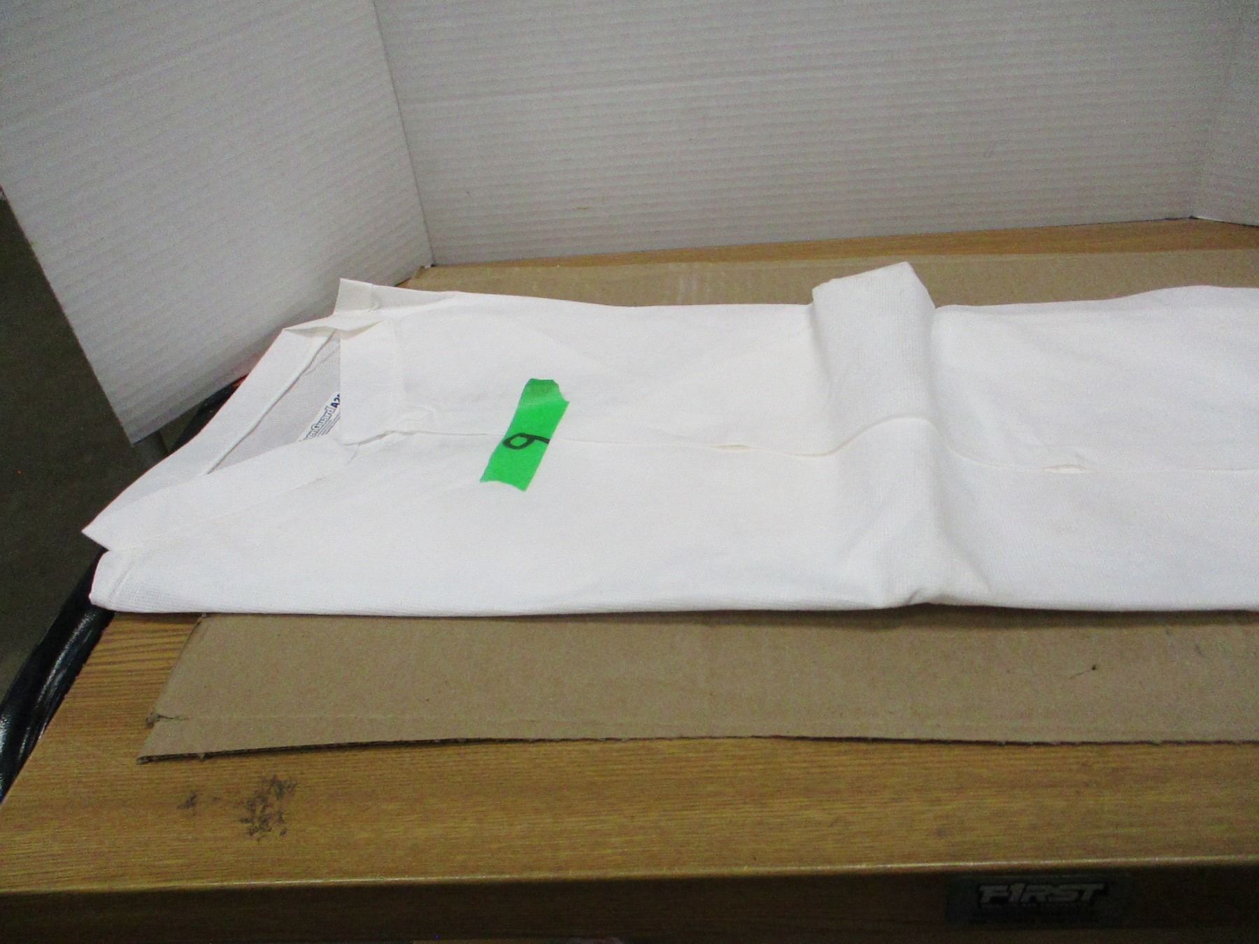 BOX C/W CHEF/LAB COATS