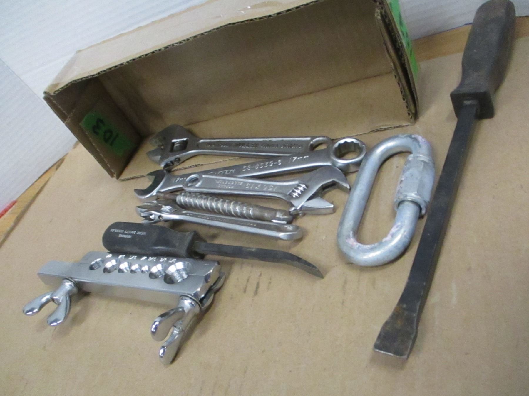 ESTATE: BOX C/W ASSORTED TOOLS