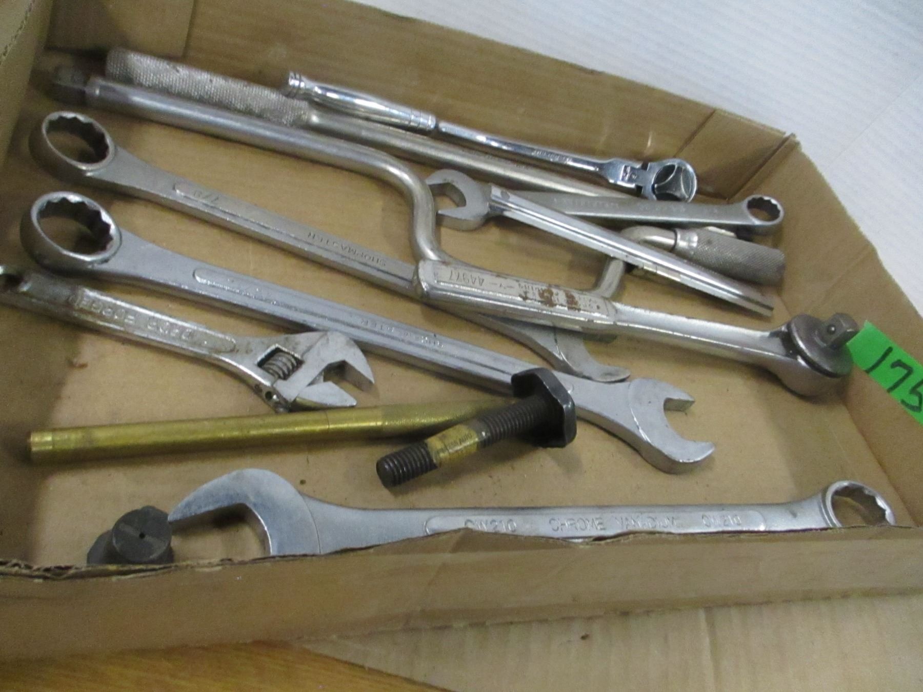 ESTATE: FLAT C/W WRENCHES & RATCHETS