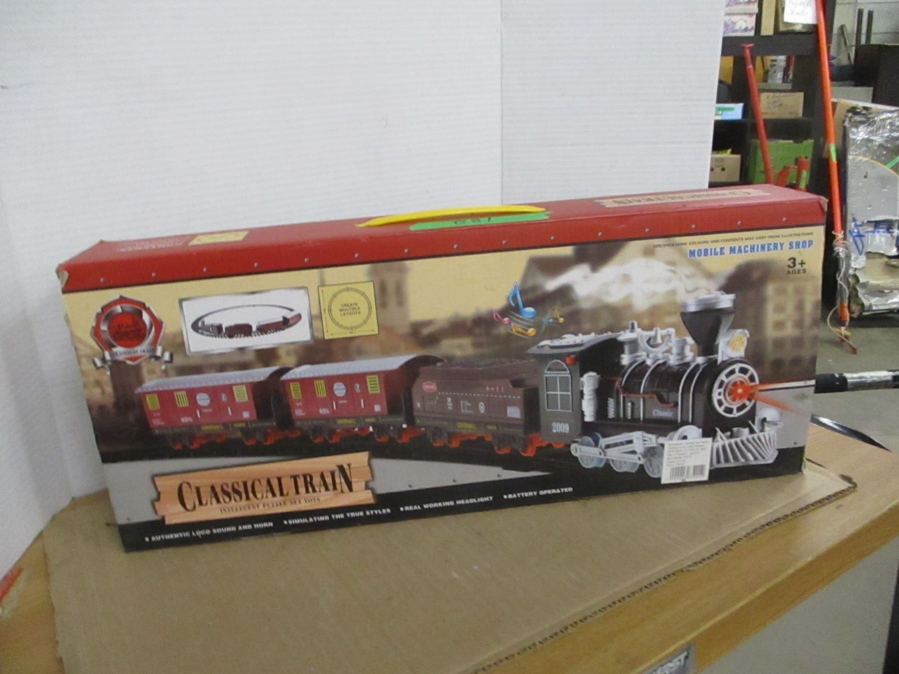 TRAIN SET IN BOX