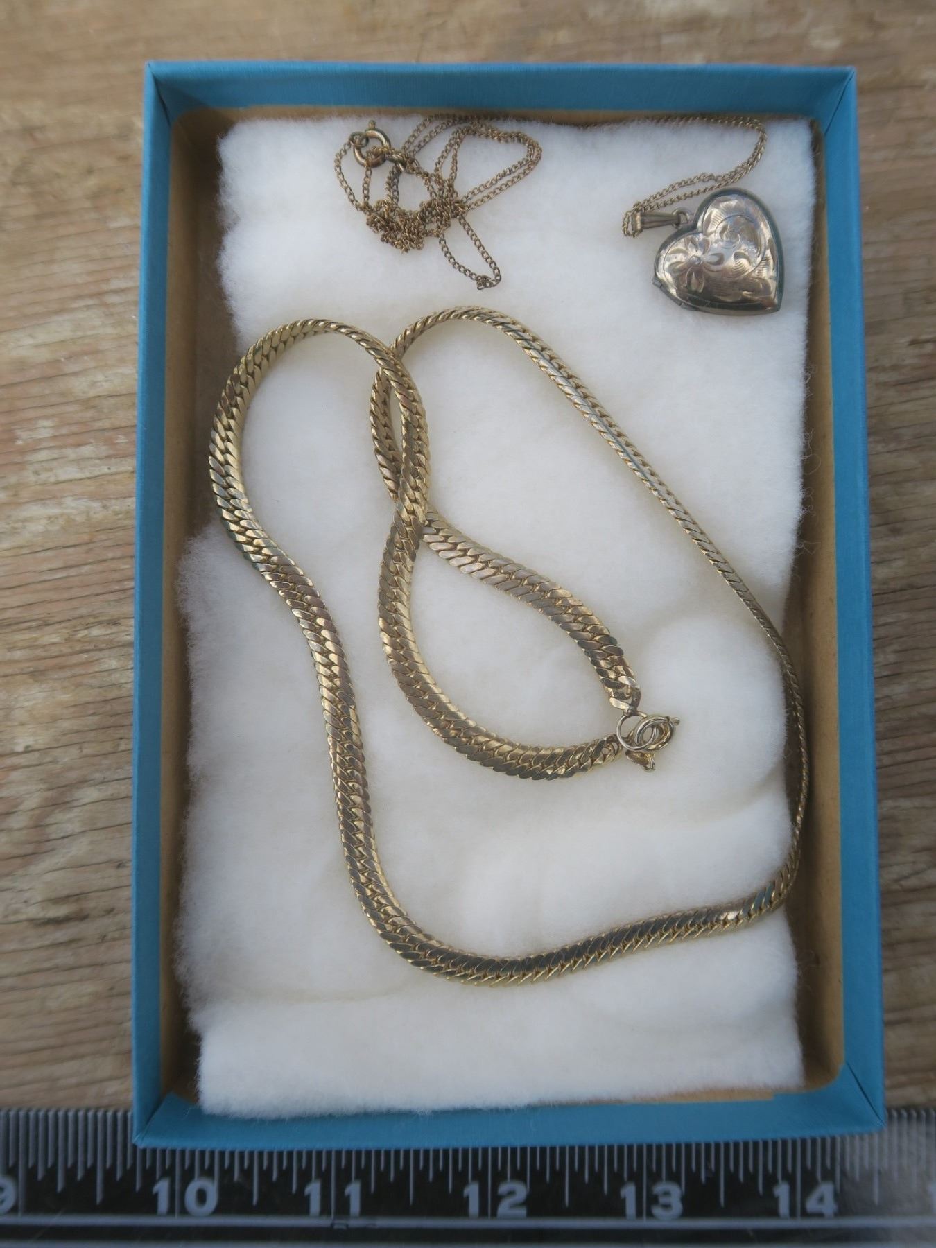vintage necklace stamped 14K G.F. (gold filled) (24 grams) and picture ...
