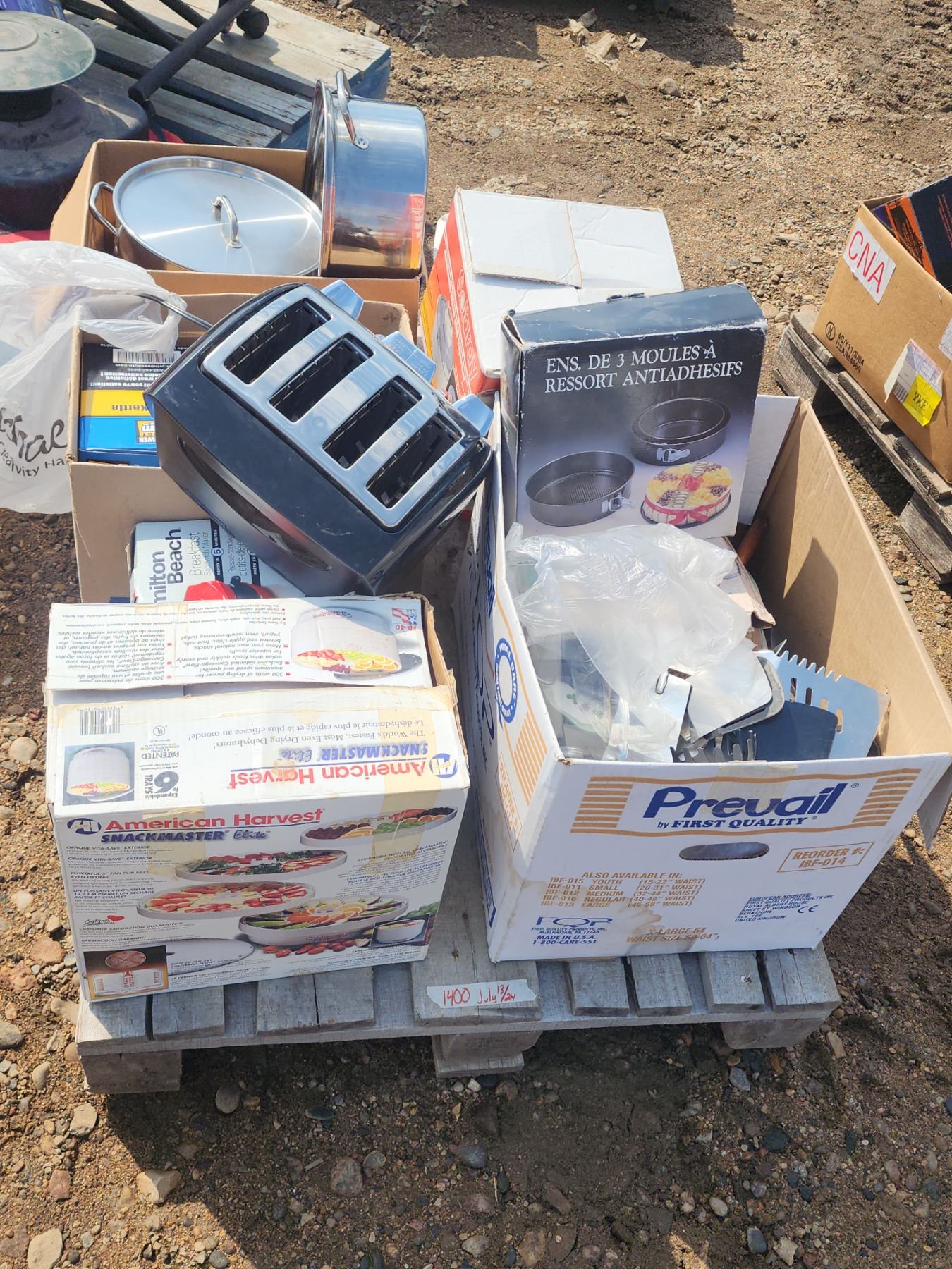 Large pallet of kitchen wares - Pots, pans, utensils, etc. - Schmalz ...