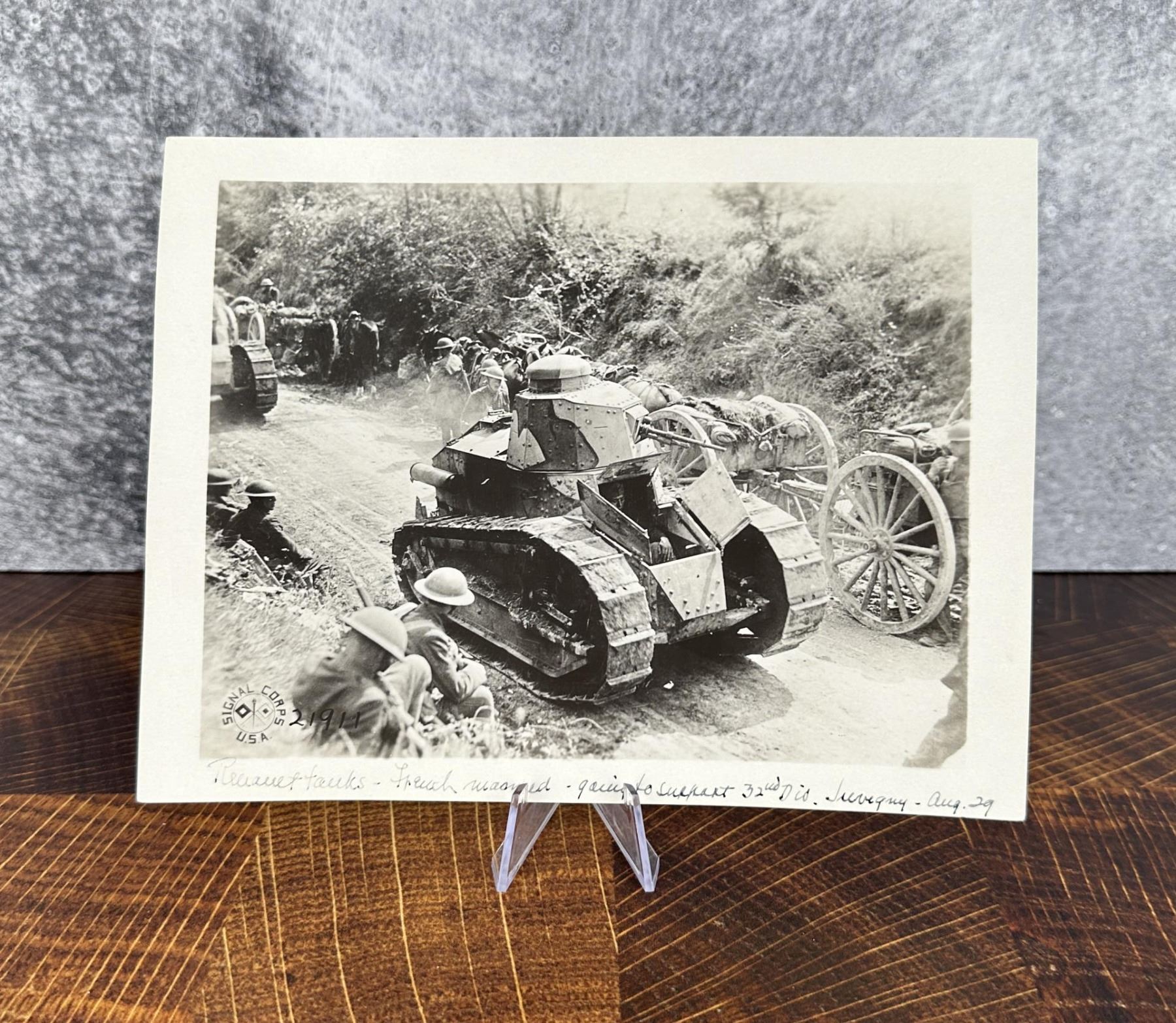 WWI WW1 US Army Renault Tanks France Photo