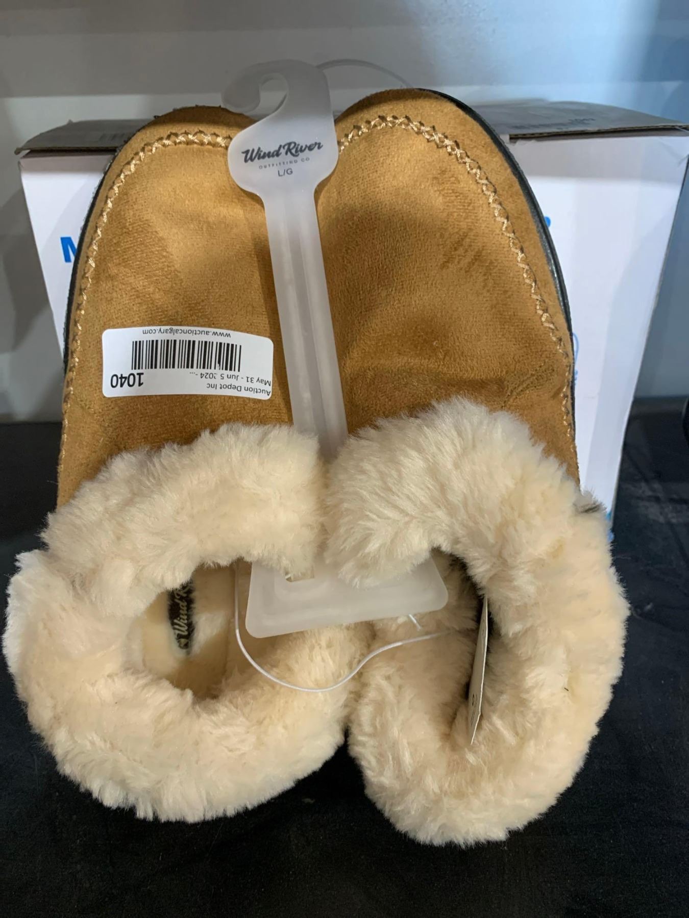 Wind River Size Large Slippers