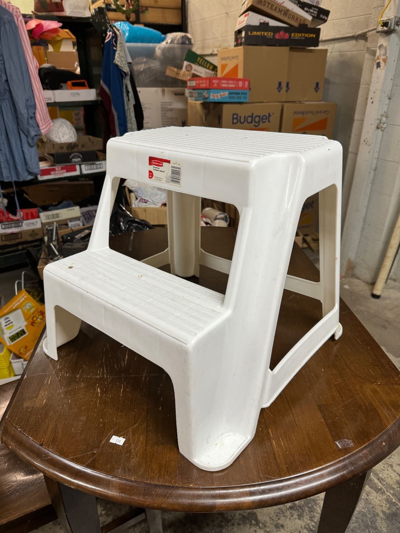 Rubbermaid step stool