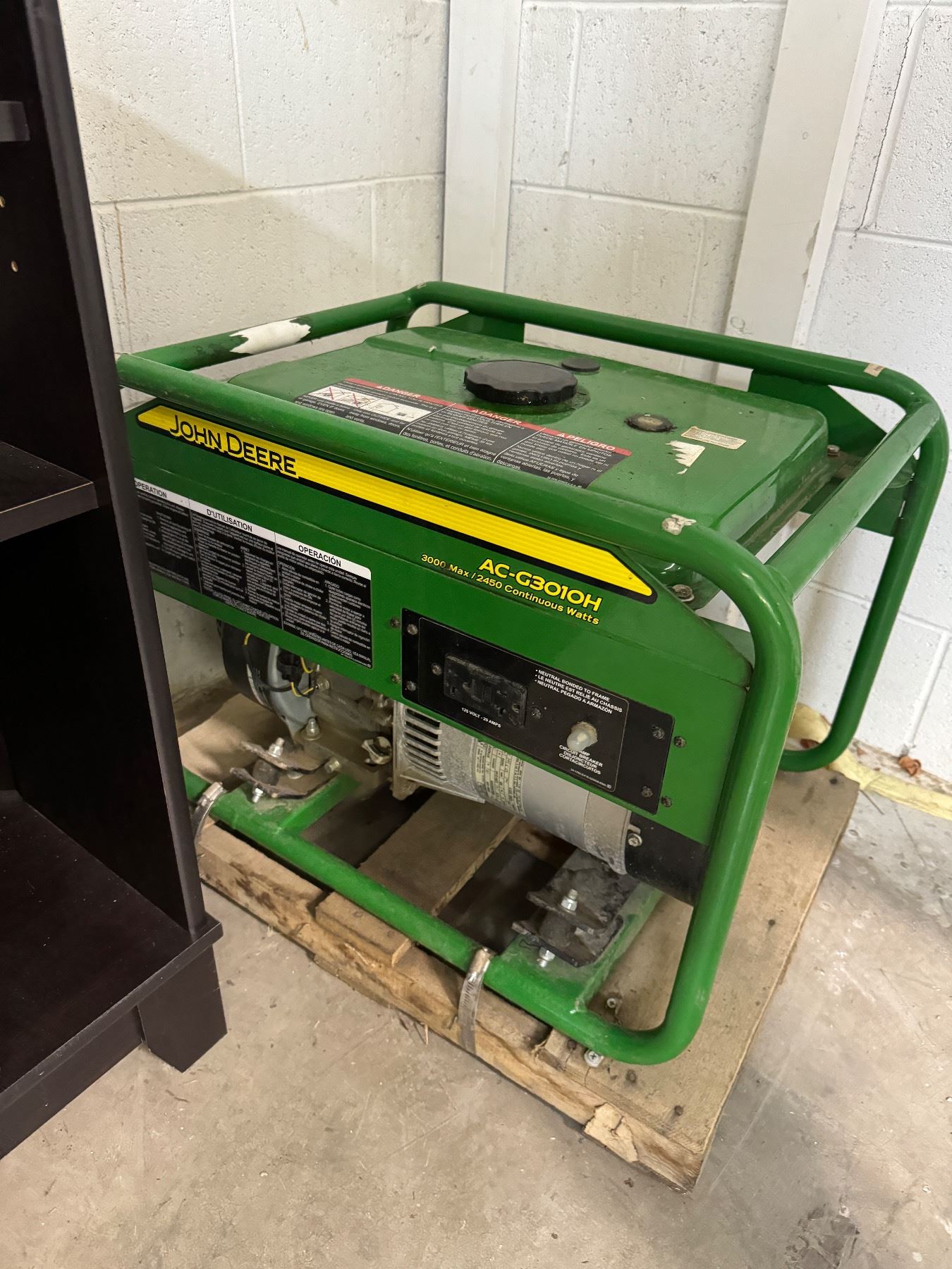 John Deere generator estate item