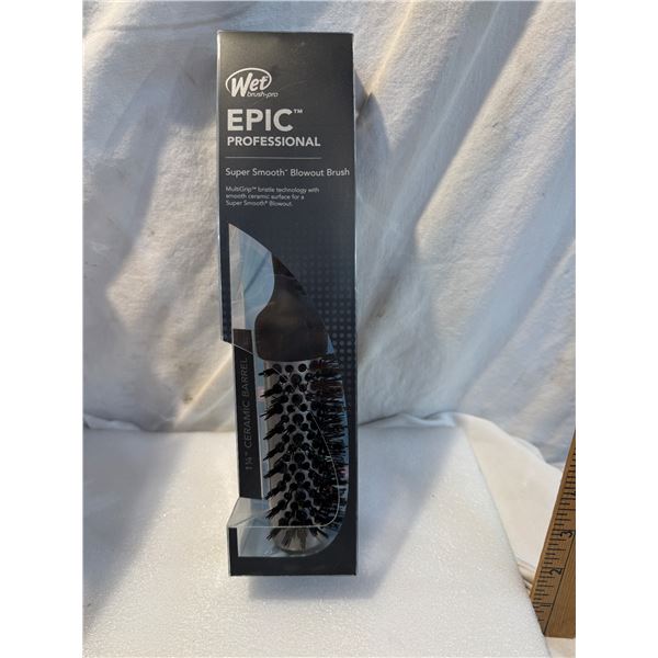 Wet Brush pro epic professional super smooth blow out brush