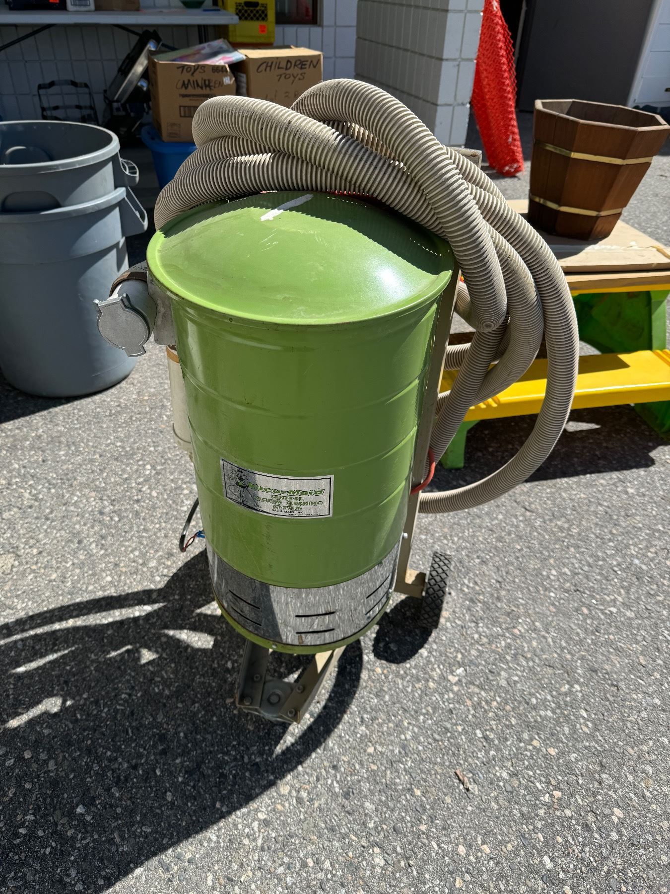 Central vac cleaning system item works
