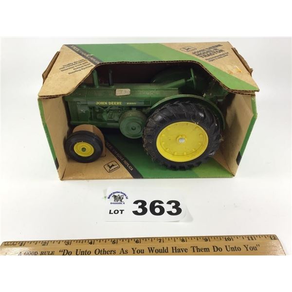 ERTL JOHN DEERE MODEL R TRACTOR 1/16 scale