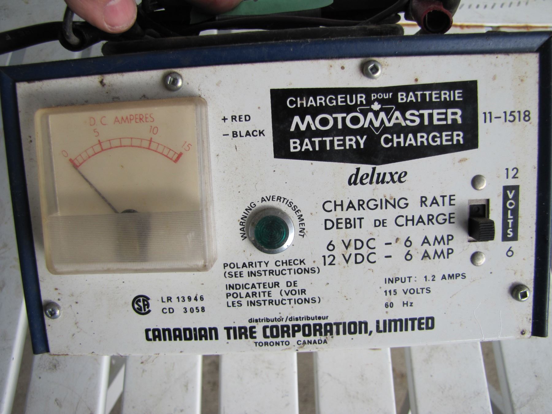 Moto master battery charger - works - 6 and 12 volt
