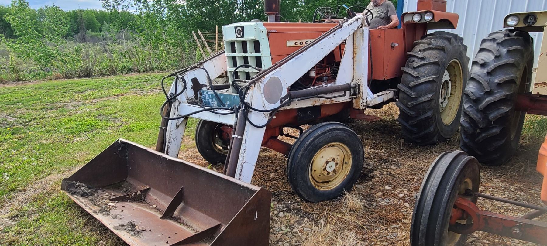 COCKSHUTT DIESEL 1850 TRACTOR C/W LOADER AND 5 FT BUCKET 3989 HRS POWER ...
