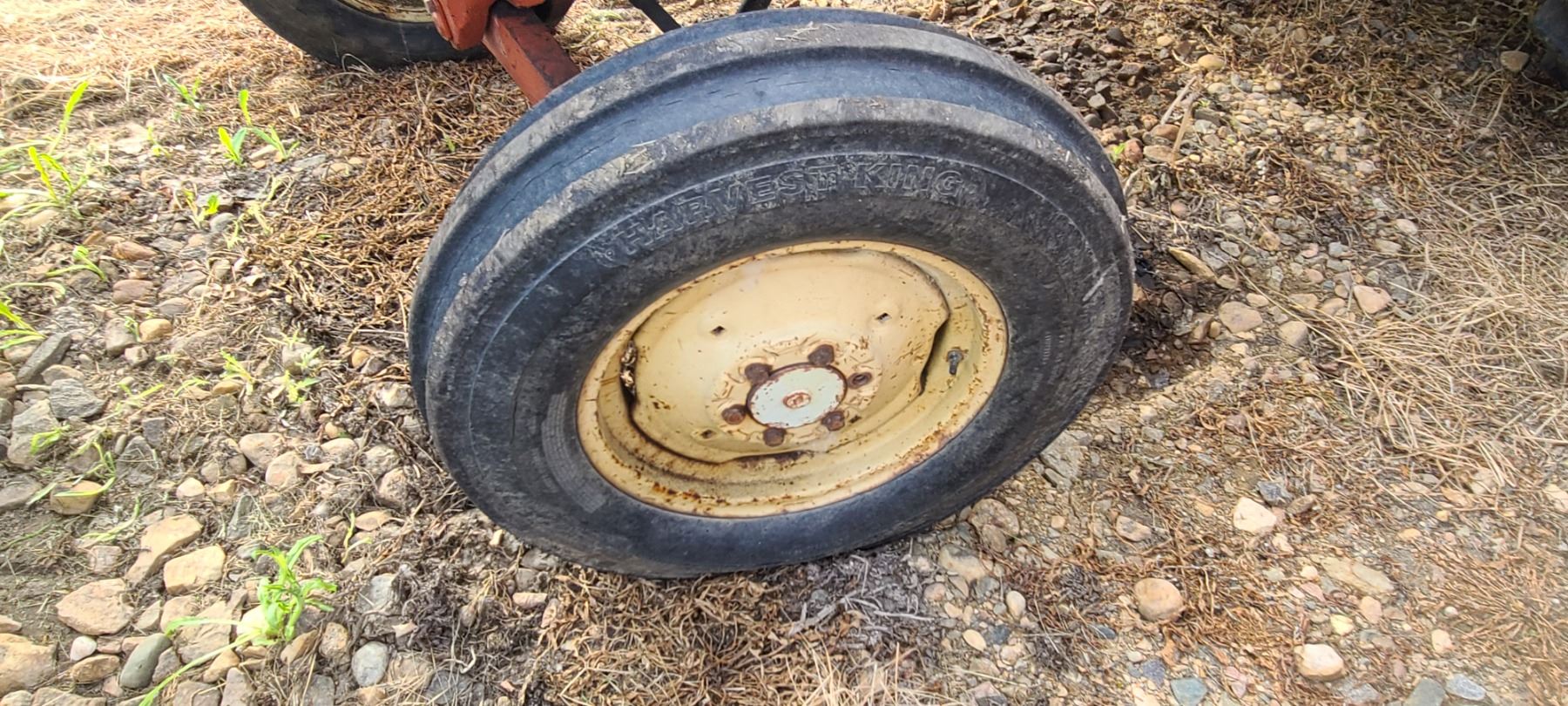 COCKSHUTT DIESEL 1850 TRACTOR C/W LOADER AND 5 FT BUCKET 3989 HRS POWER ...