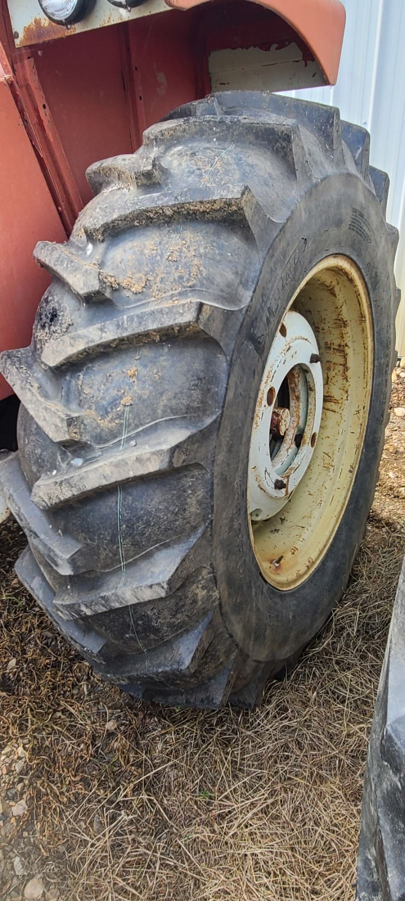 COCKSHUTT DIESEL 1850 TRACTOR C/W LOADER AND 5 FT BUCKET 3989 HRS POWER ...