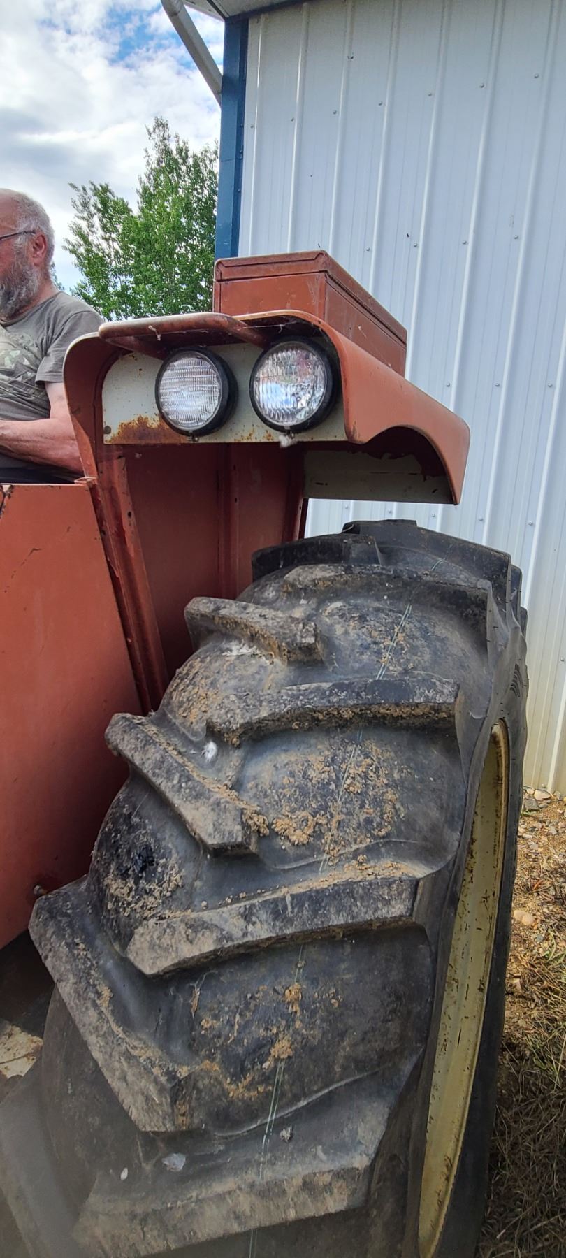COCKSHUTT DIESEL 1850 TRACTOR C/W LOADER AND 5 FT BUCKET 3989 HRS POWER ...