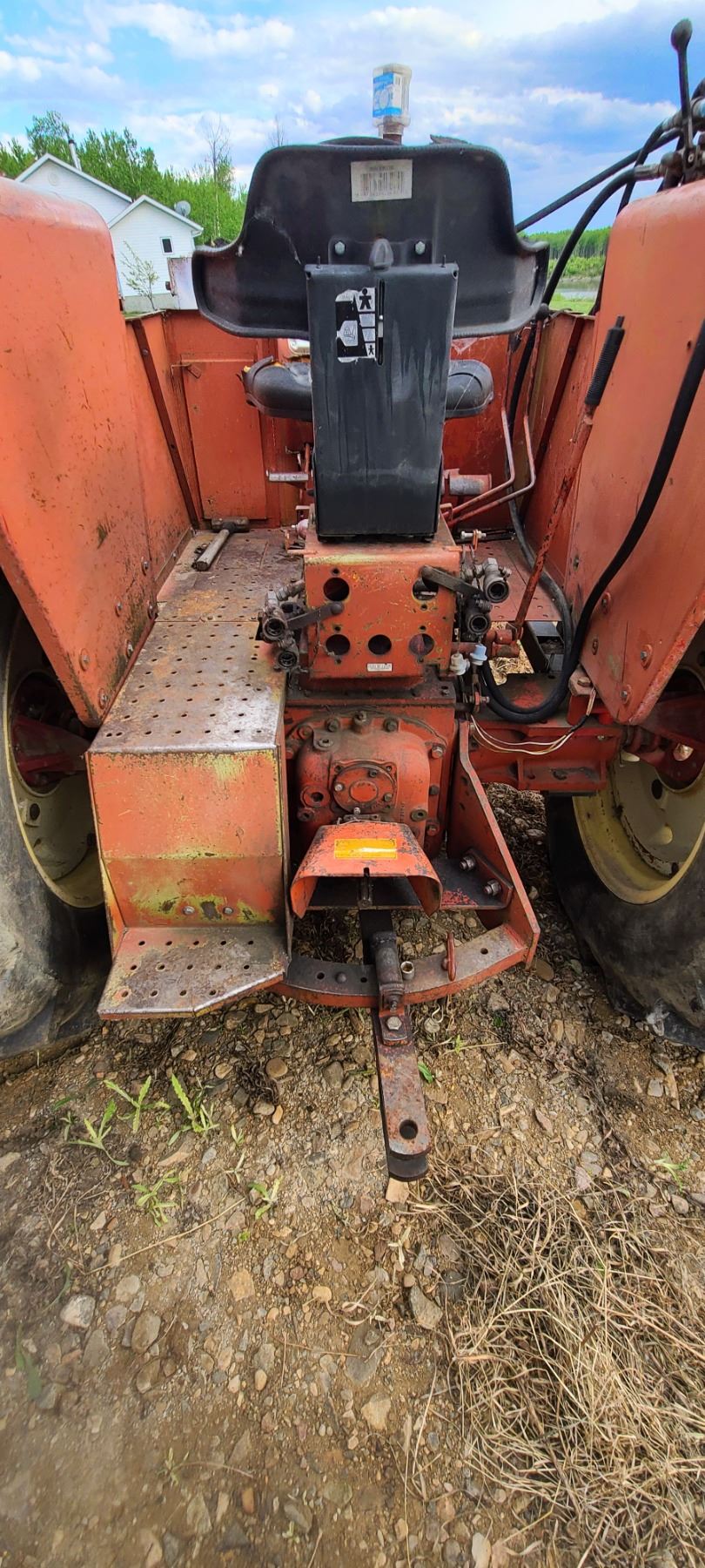 COCKSHUTT DIESEL 1850 TRACTOR C/W LOADER AND 5 FT BUCKET 3989 HRS POWER ...