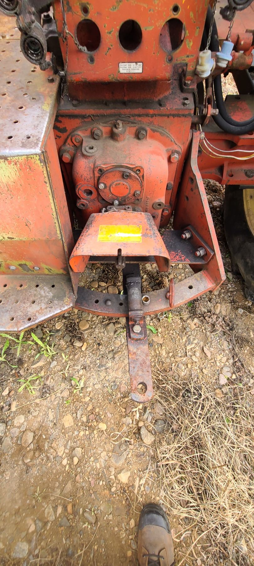 COCKSHUTT DIESEL 1850 TRACTOR C/W LOADER AND 5 FT BUCKET 3989 HRS POWER ...