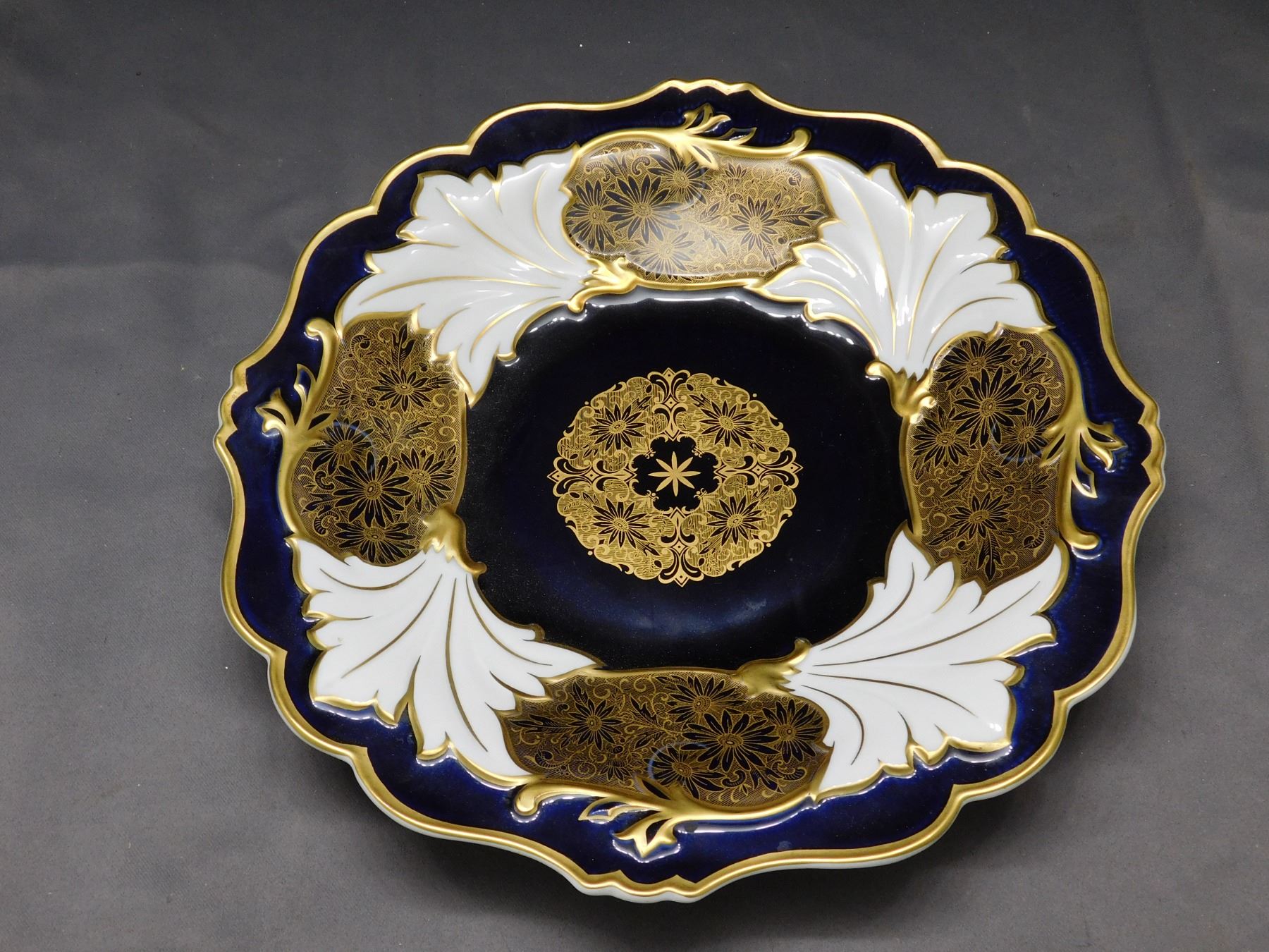 Echt Weimar Kobalt Jutta 520 Made in Germany Collectible Plate