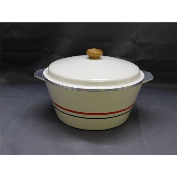 Westbend Elite Metal Cooking Pot with Lid