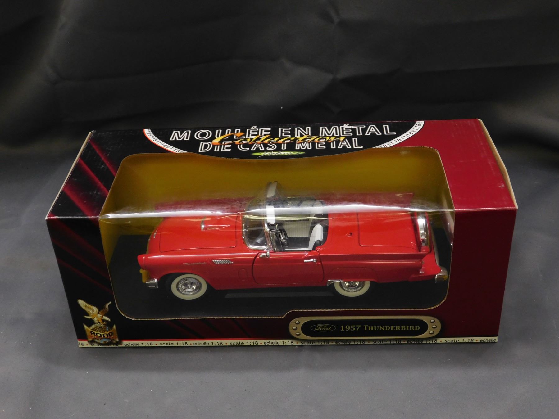 1:18 Die Cast Metal Collection Deluxe 1957 Thunderbird Road Signature ...