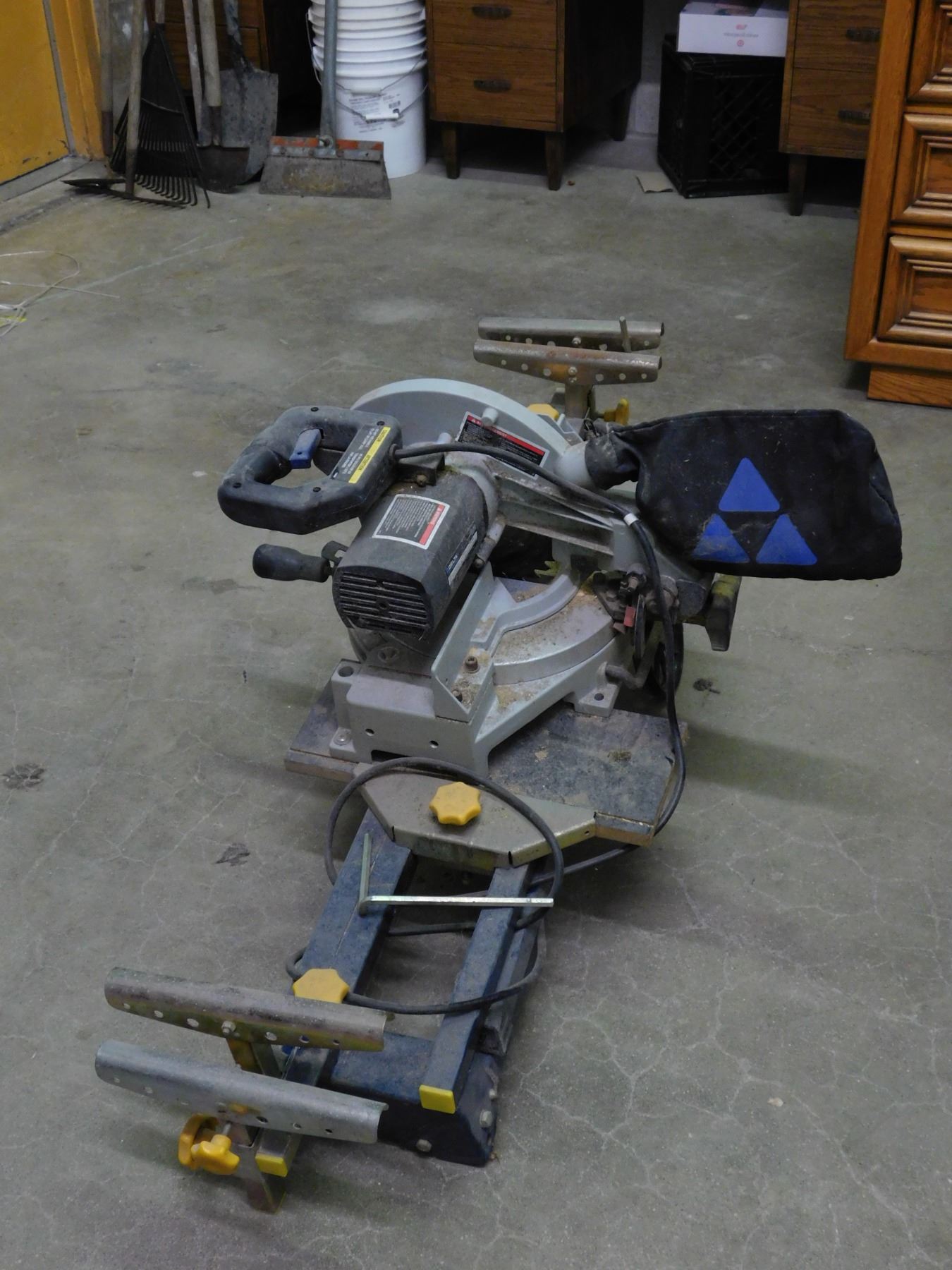 Delta 10" Compound Mitre Saw Model MS-250