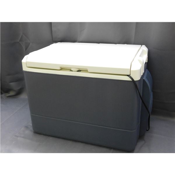 Cooler Electric Ice Chest with Car Plug In
