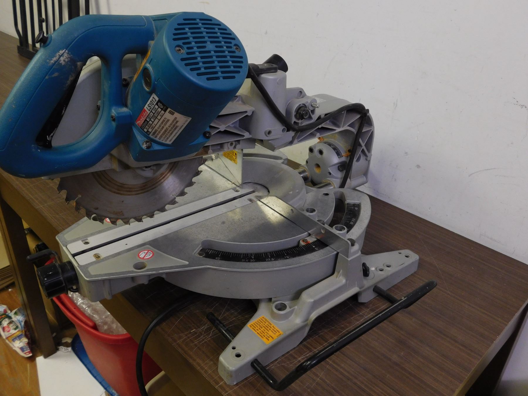 Makita Model LS1013 Sliding Compound Mitre Saw Slider