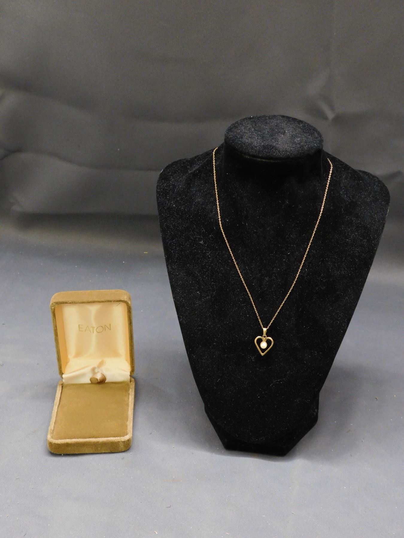 10k Gold Marked Chain w 10k Pendant 1.1grams