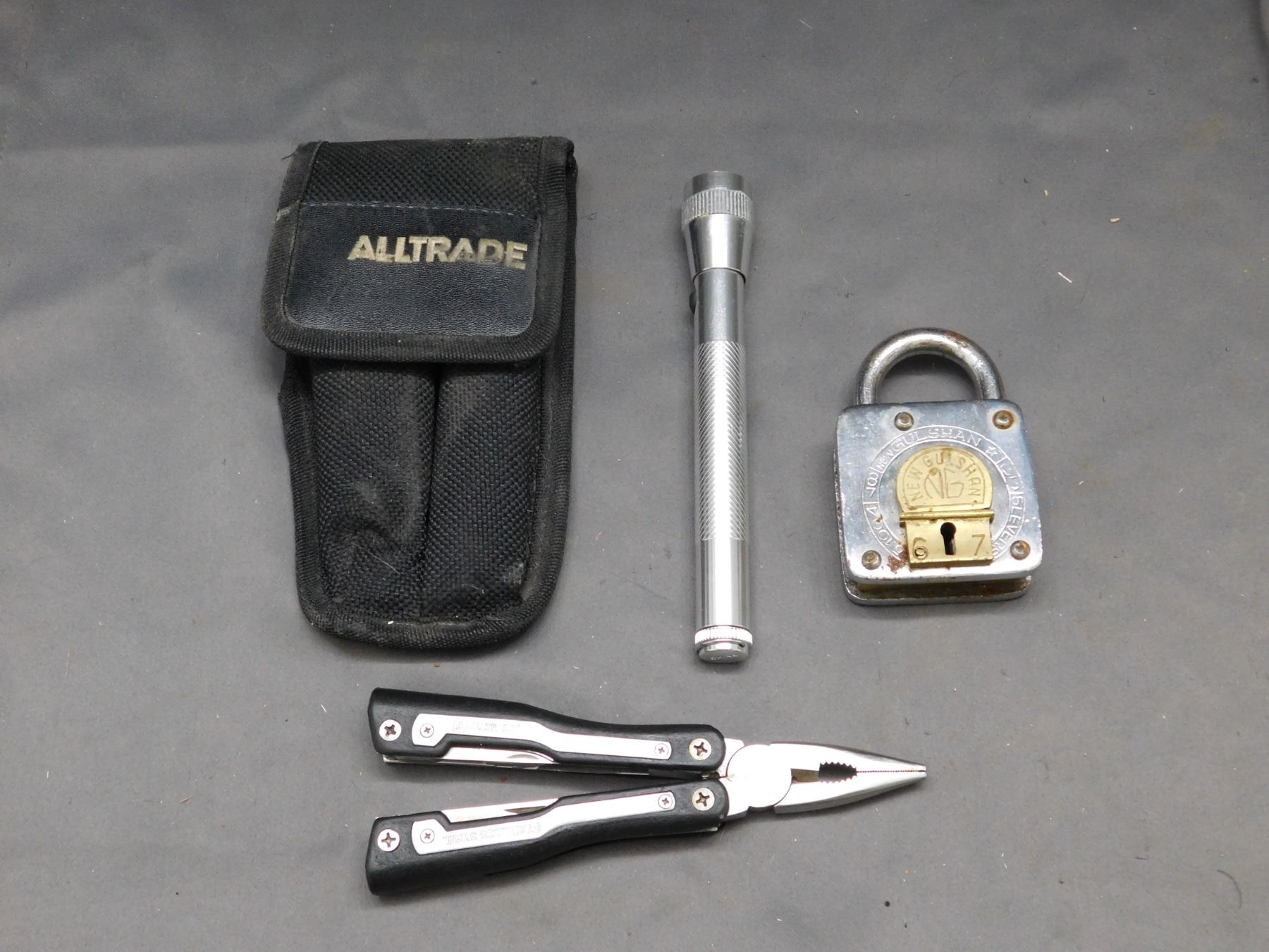 Alltrade Multitool, Flashlight, Skeleton Key Padlock