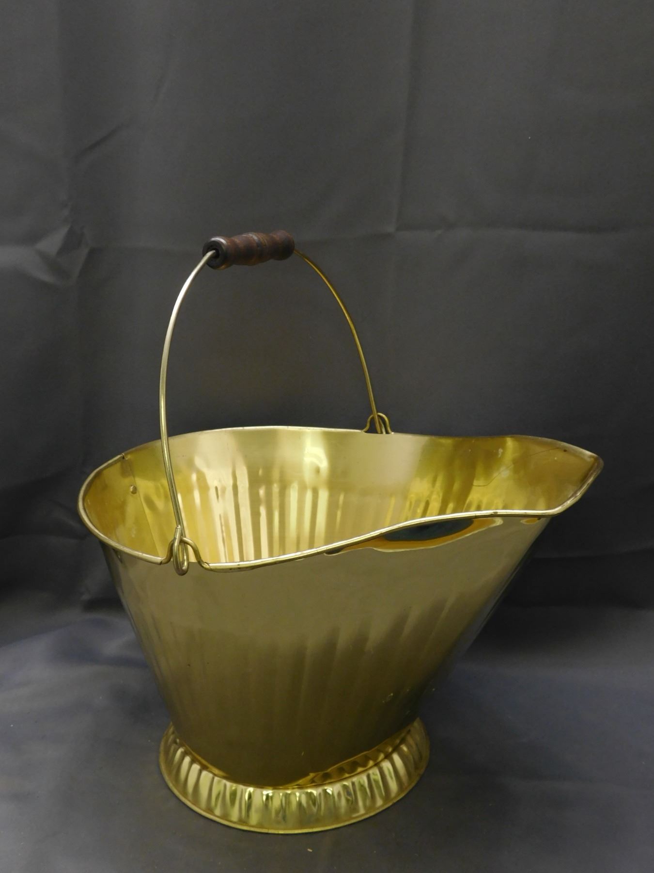 Large Made in Canada Bucket Gold Tone Metal Coal Scuttle Home Decor