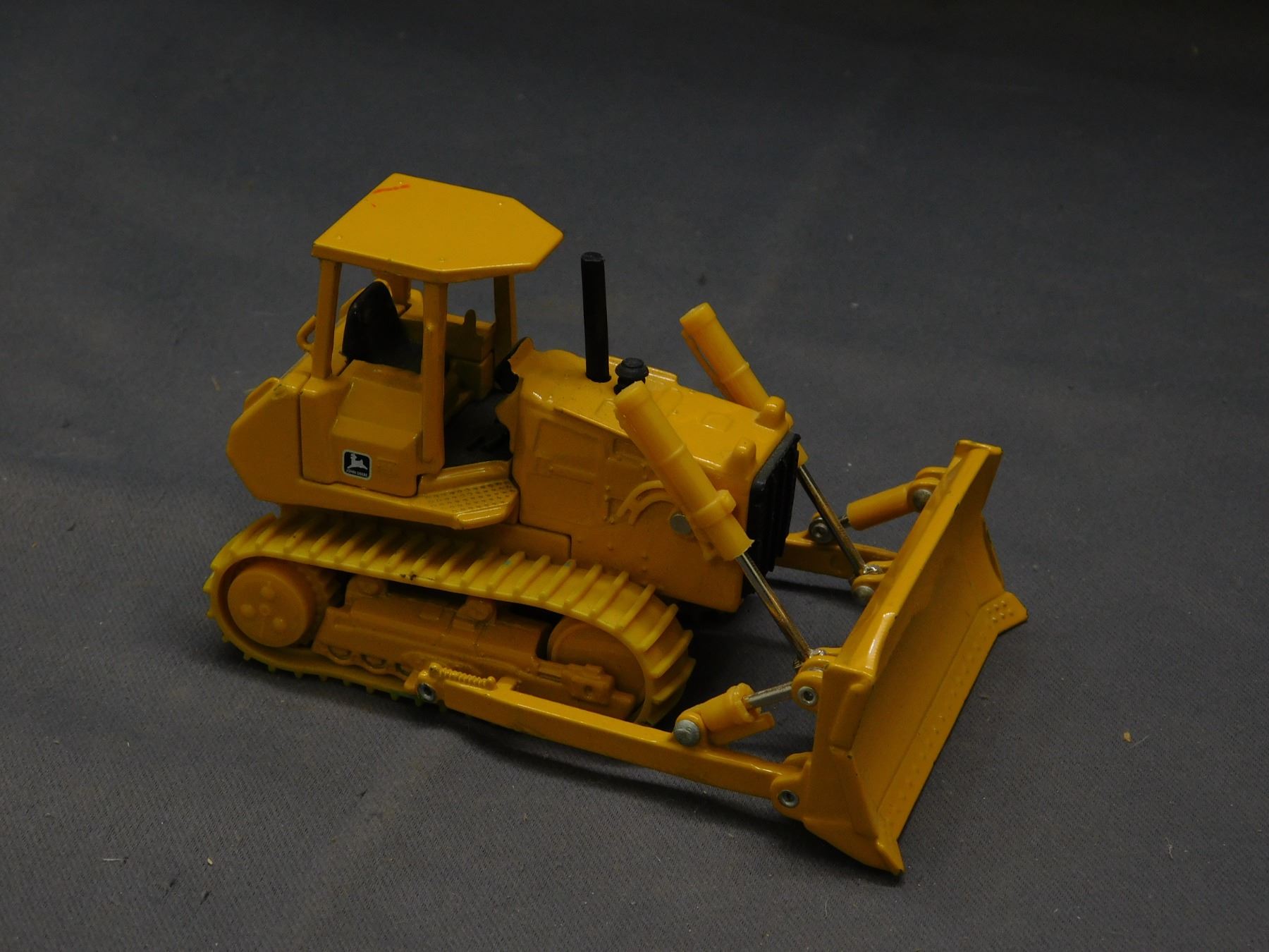 ERTL John Deere Construction Bulldozer
