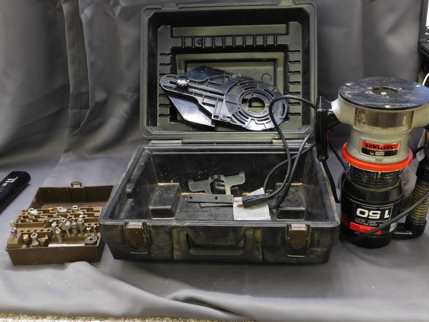 Sears Craftsman Router Model 315.17431 25000 RPM & Router Bits