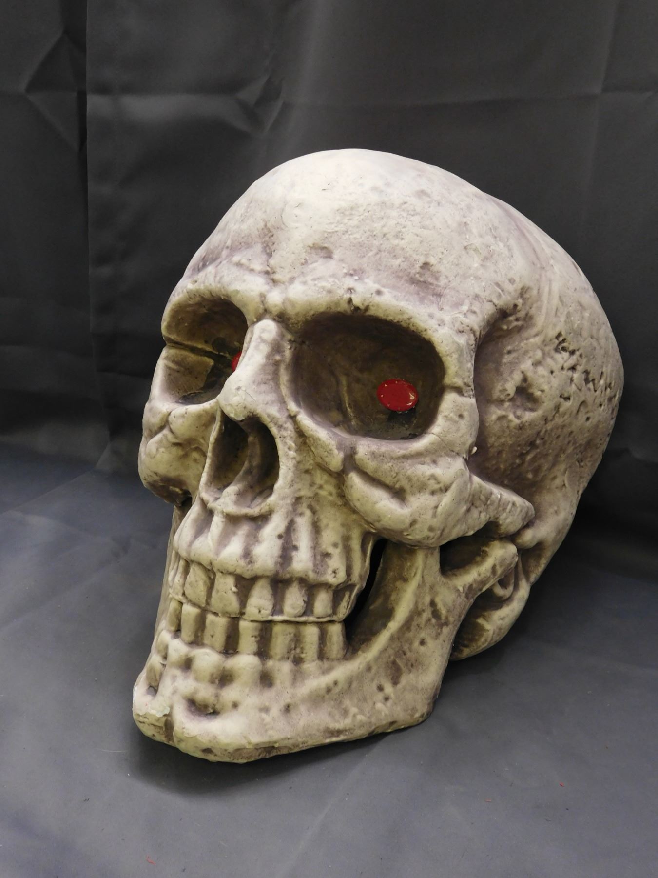 Large Foam Skeleton Battery Operated Head Form Halloween Decoration