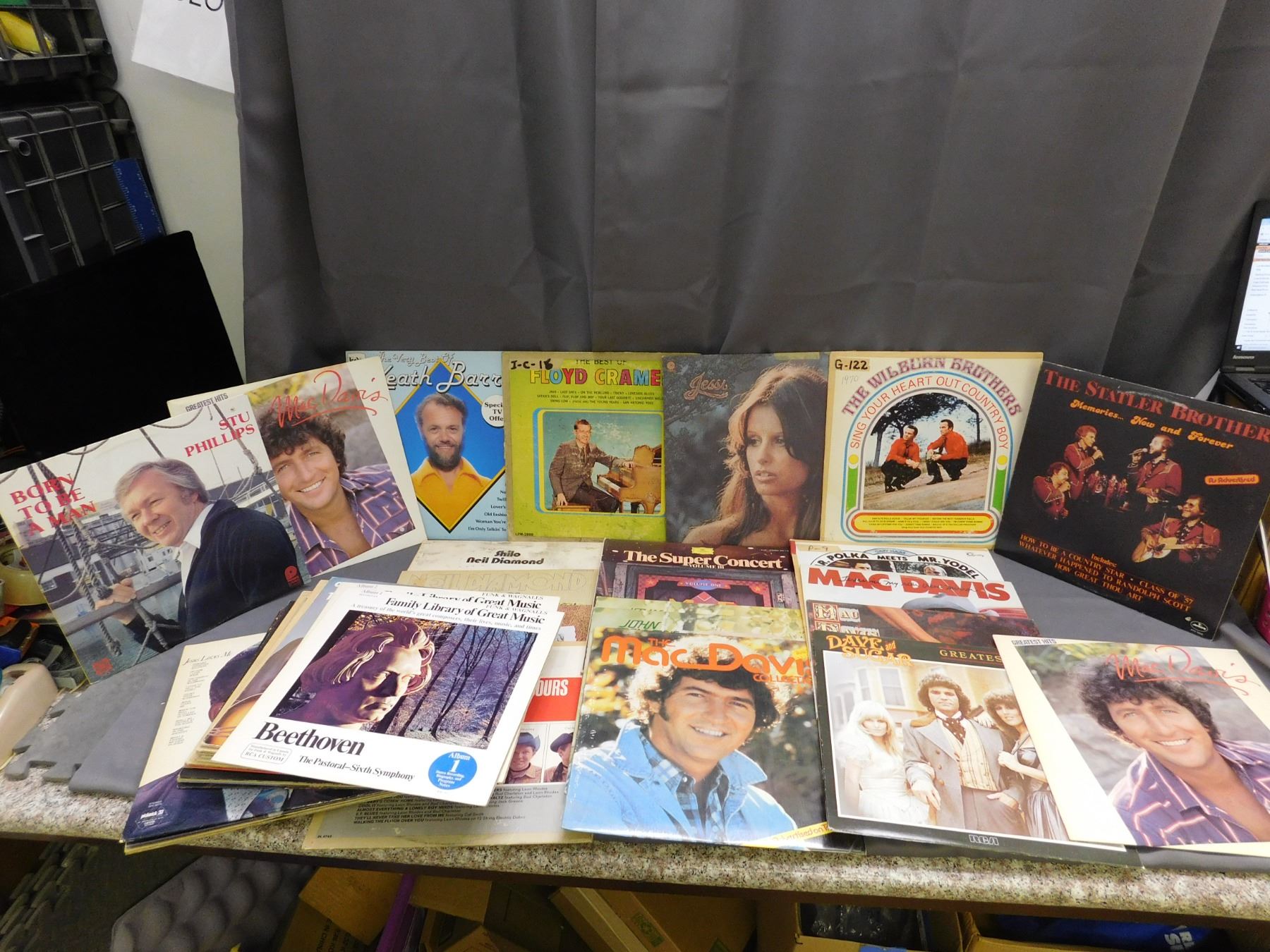 Lot of 40 Assorted Vinyl Records LPs Dave Sugar, Mac Davis, The Statler ...