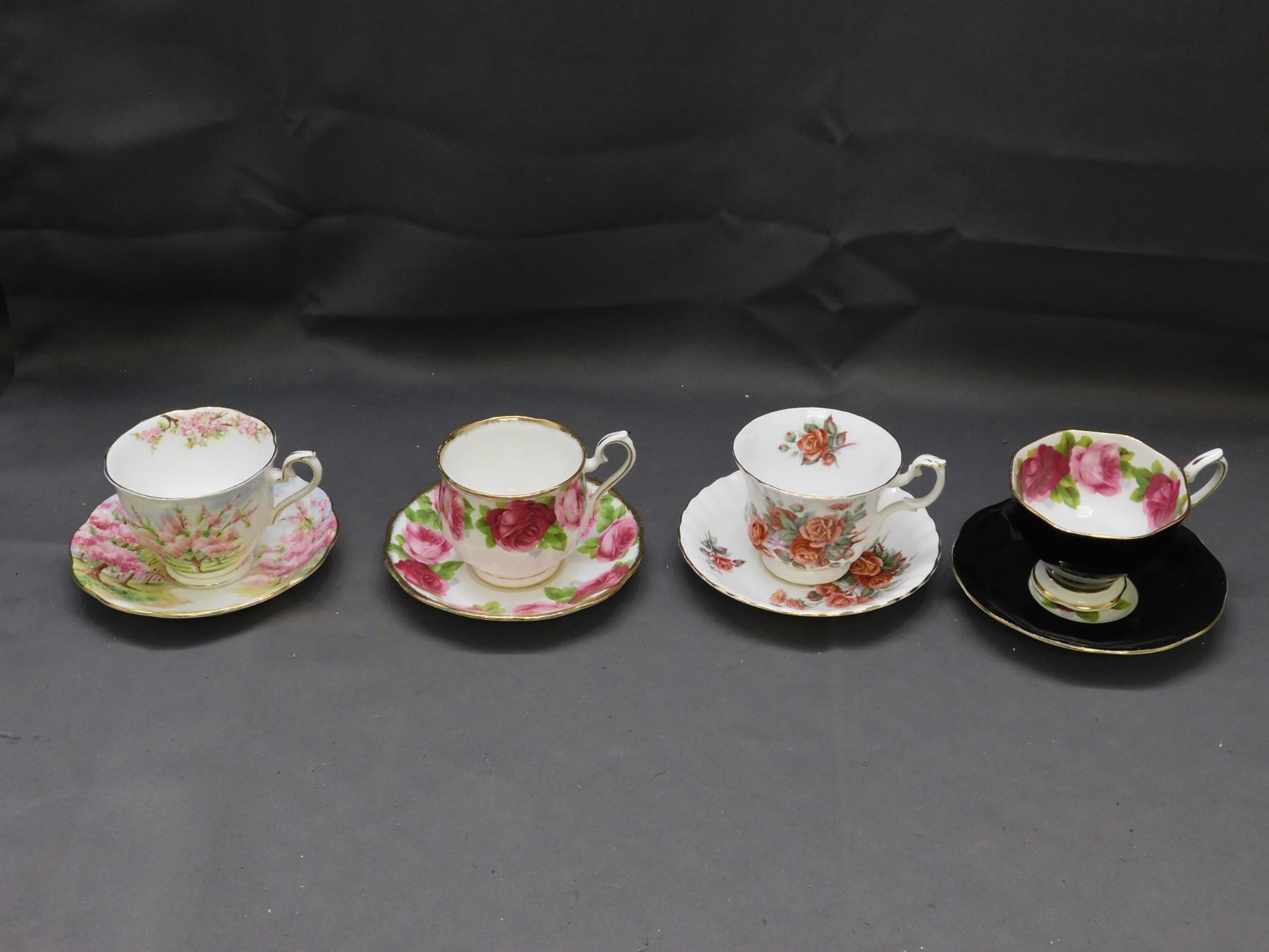 Lot of 4 Royal Albert Fine Bone China Tea Cups and Saucers