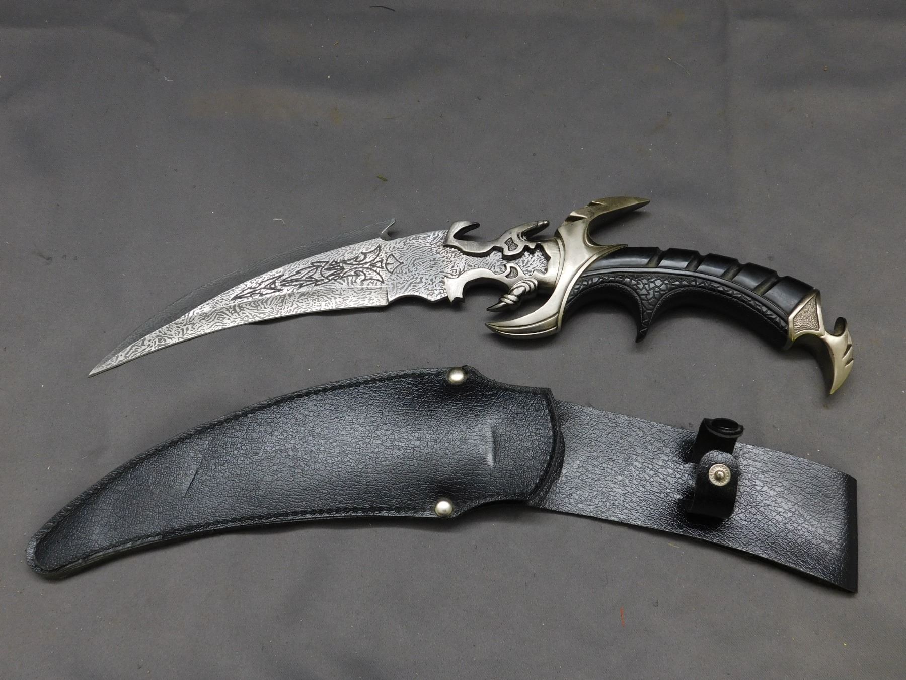 Ornamental Fantasy Sword Dagger Made in China Stainless Steel