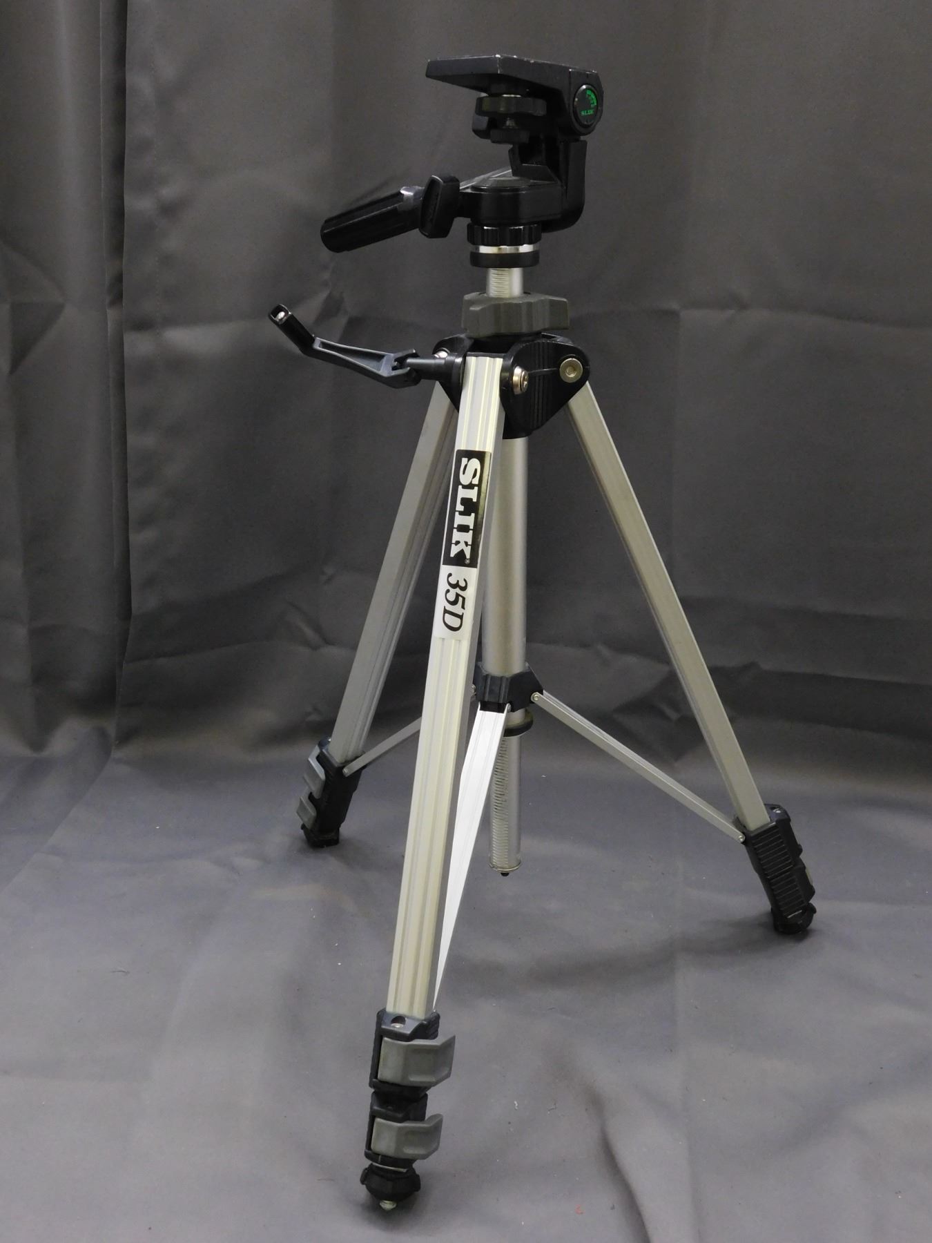 SLIK 35D Tri-pod
