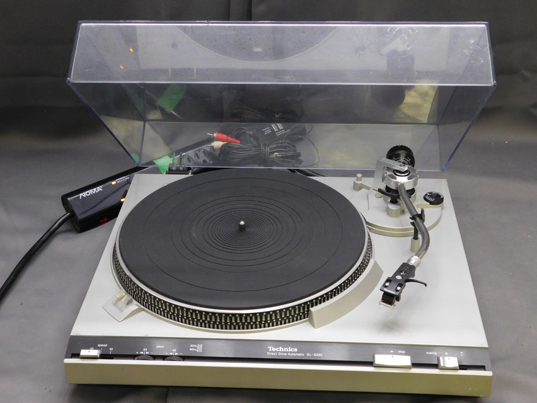 Technics SL-3200 Direct Drive Automatic Turntable Record Player