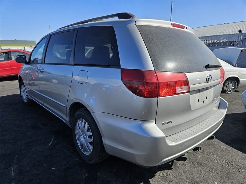2004 Toyota Sienna