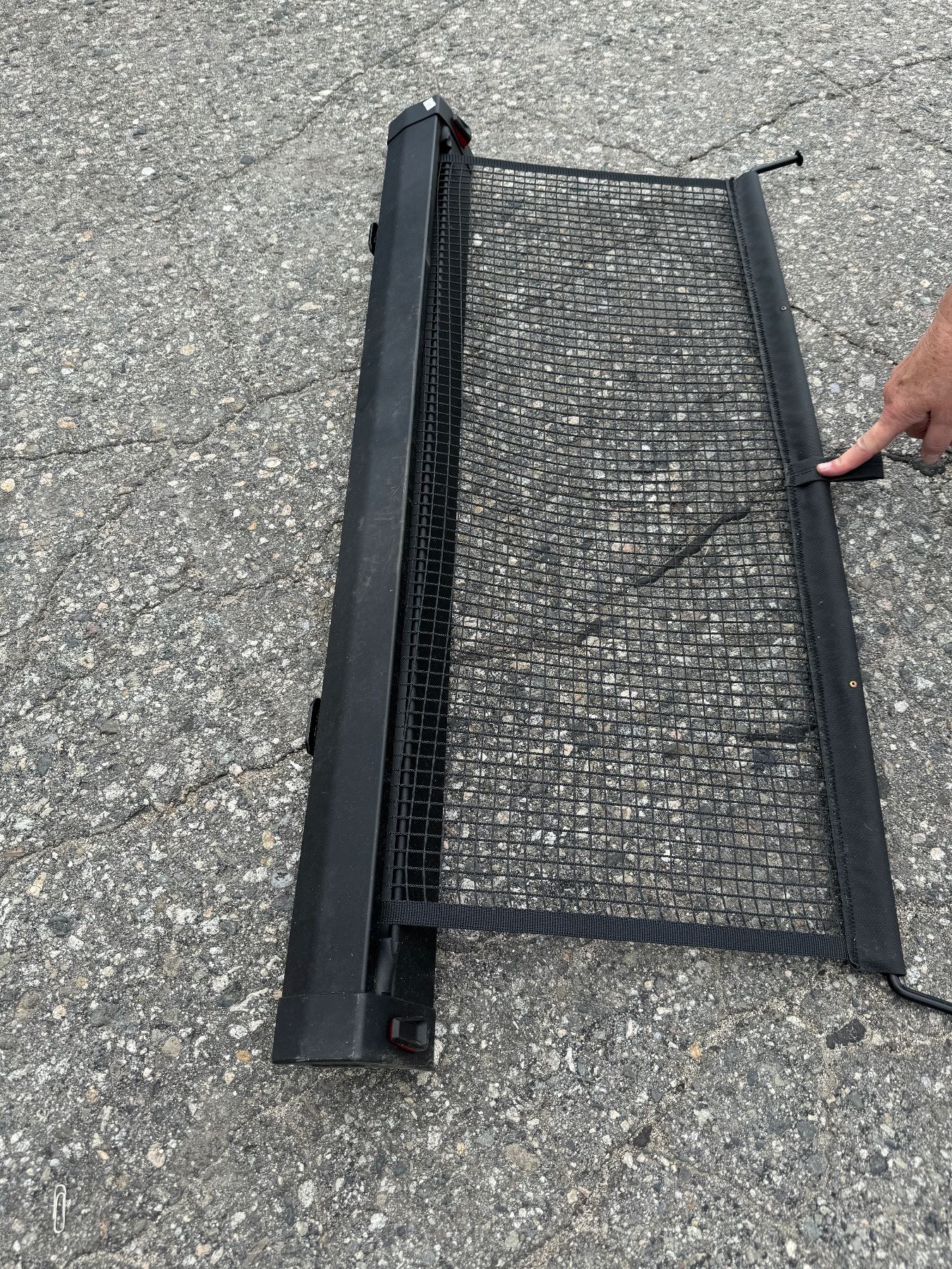 Retractable vehicle accessory