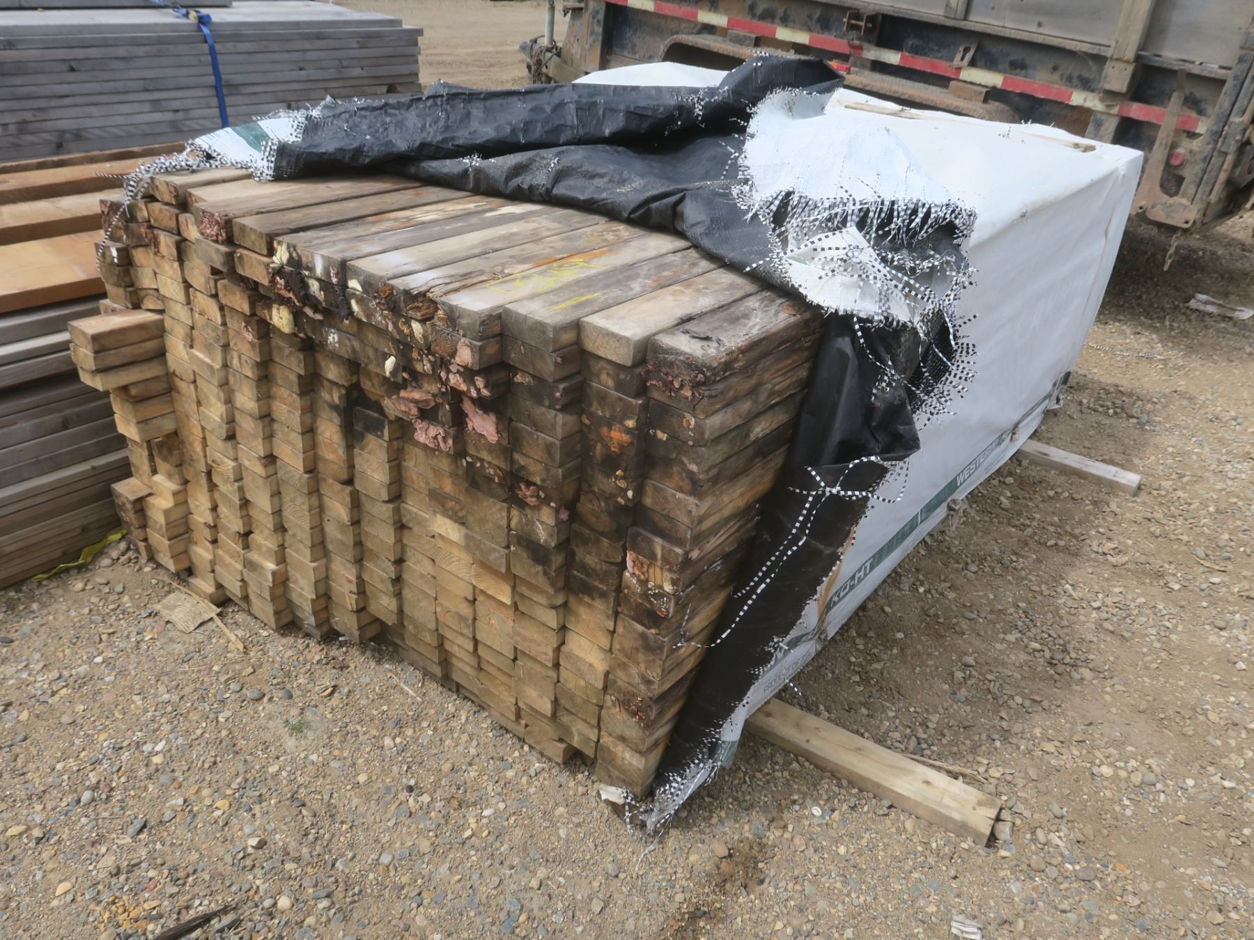 294pc 2x4x92-5/8" -- partial damage/rotting, see pics