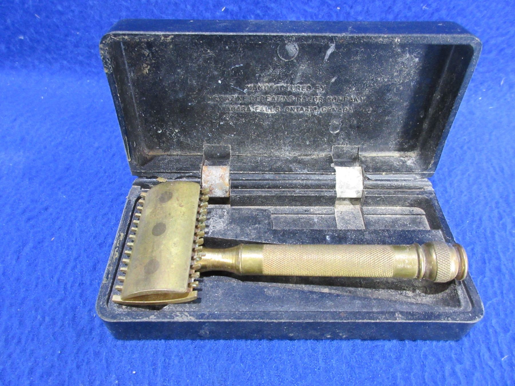 Vintage Schick Injector Safety Razor with Case